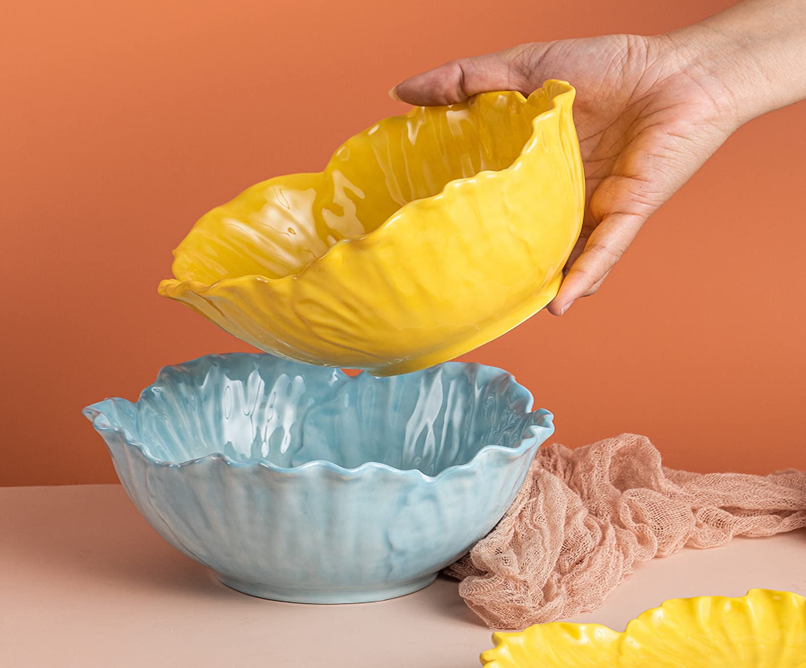 AwakingWaves Cute Handmade Ceramic Cereal Bowl with Hibiscus Designs for Fruit, Salad and Soup,Sculpted Flower-Shaped Candy Pink Bowl for Kitchen, Microwave and Dishwasher Safe, Party Decor