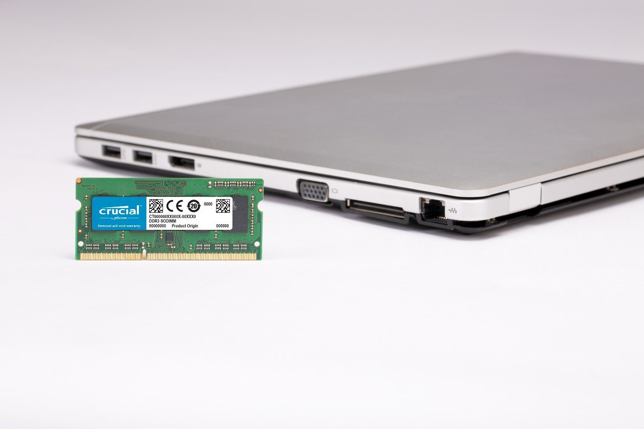 Crucial RAM 8GB Kit (2x4GB) DDR3 1600 MHz CL11 Laptop Memory, Green, CT2KIT51264BF160BJ