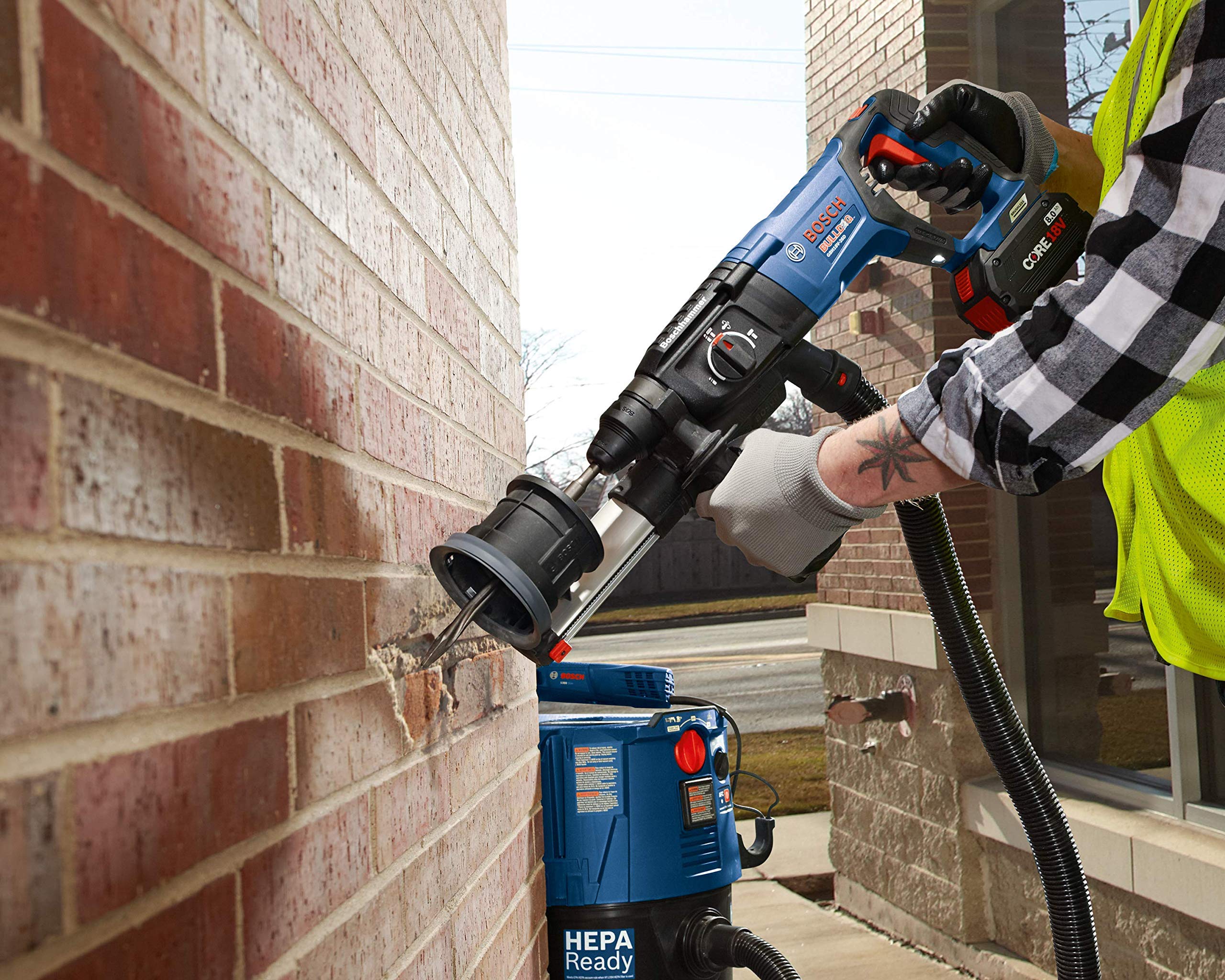 Bosch GBH18V-26DK15-RT 18V EC Brushless Lithium-Ion SDS-Plus Bulldog 1 in. Cordless Rotary Hammer Kit (4 Ah) (Renewed)