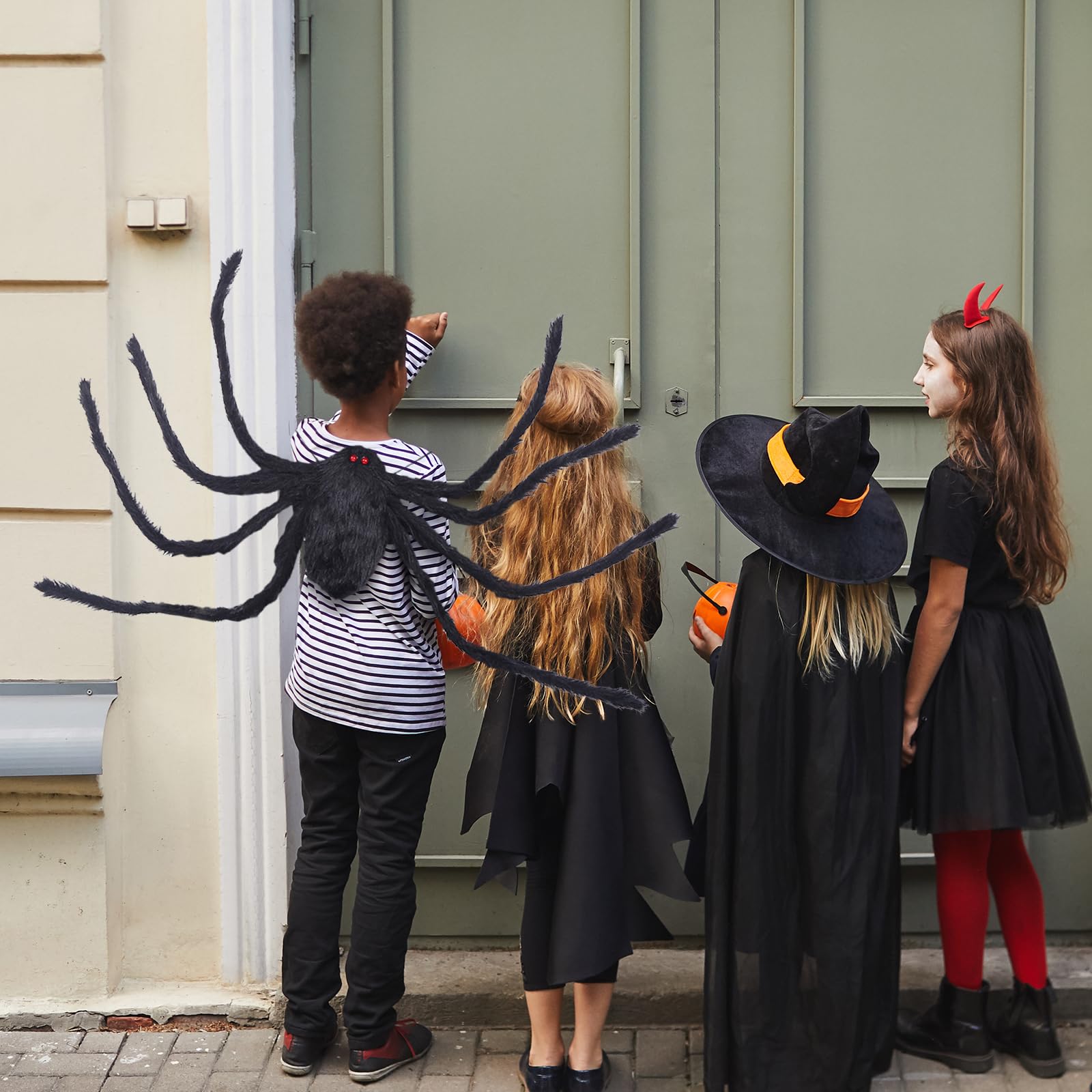 Airsnigi 2 Pack Halloween Spider Backpack for Adults, Halloween Giant Spider Backpack Candy Bag for Adults Fake Realistic Hairy Spider Backpack Indoor Outdoor Yard Party