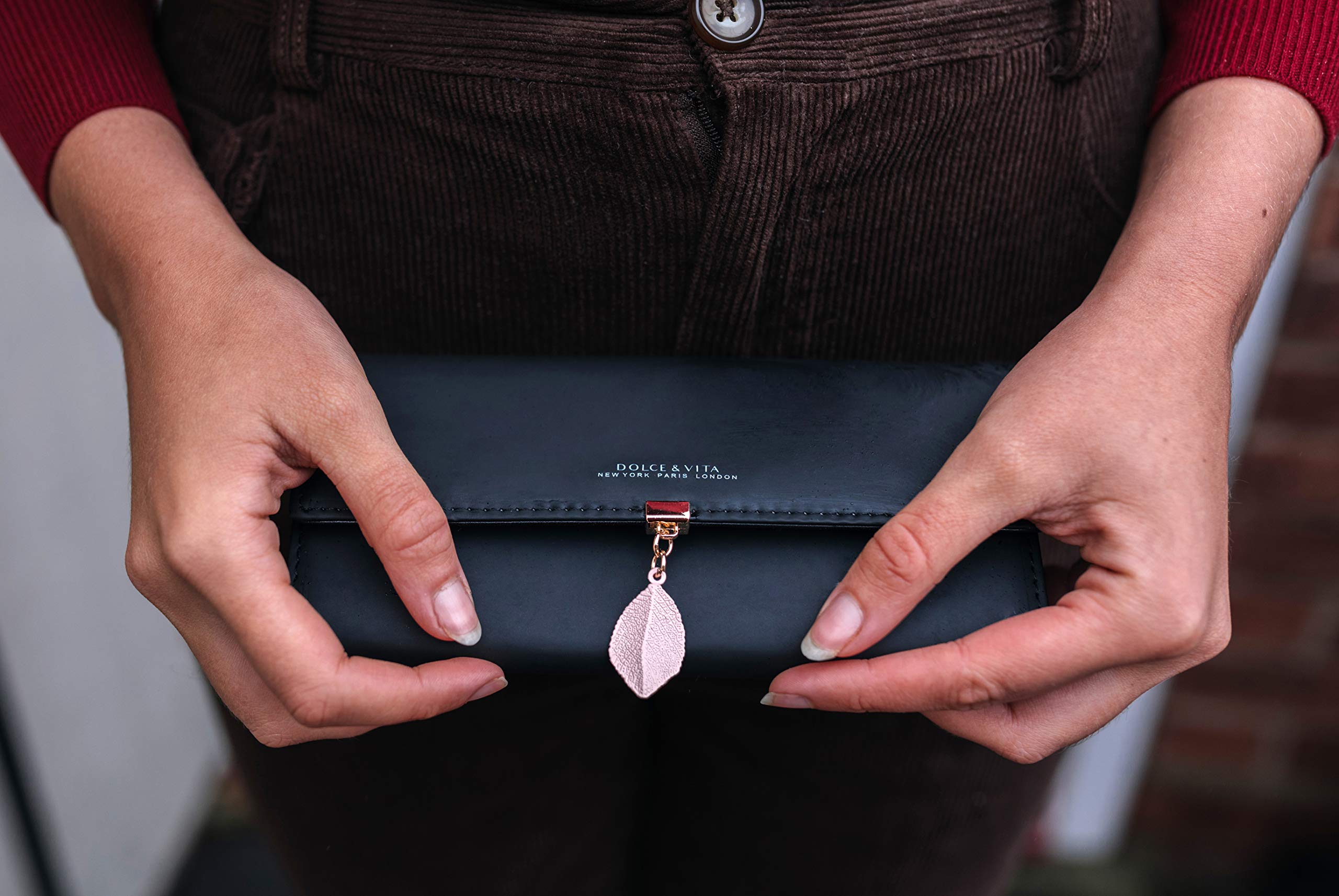 Chic Boutique De Mode Wallets for Women Large Wallet Leather Phone Wallet Ladies Girls Cute Long Slim Trifold Soft Purse Unique Original (Black)