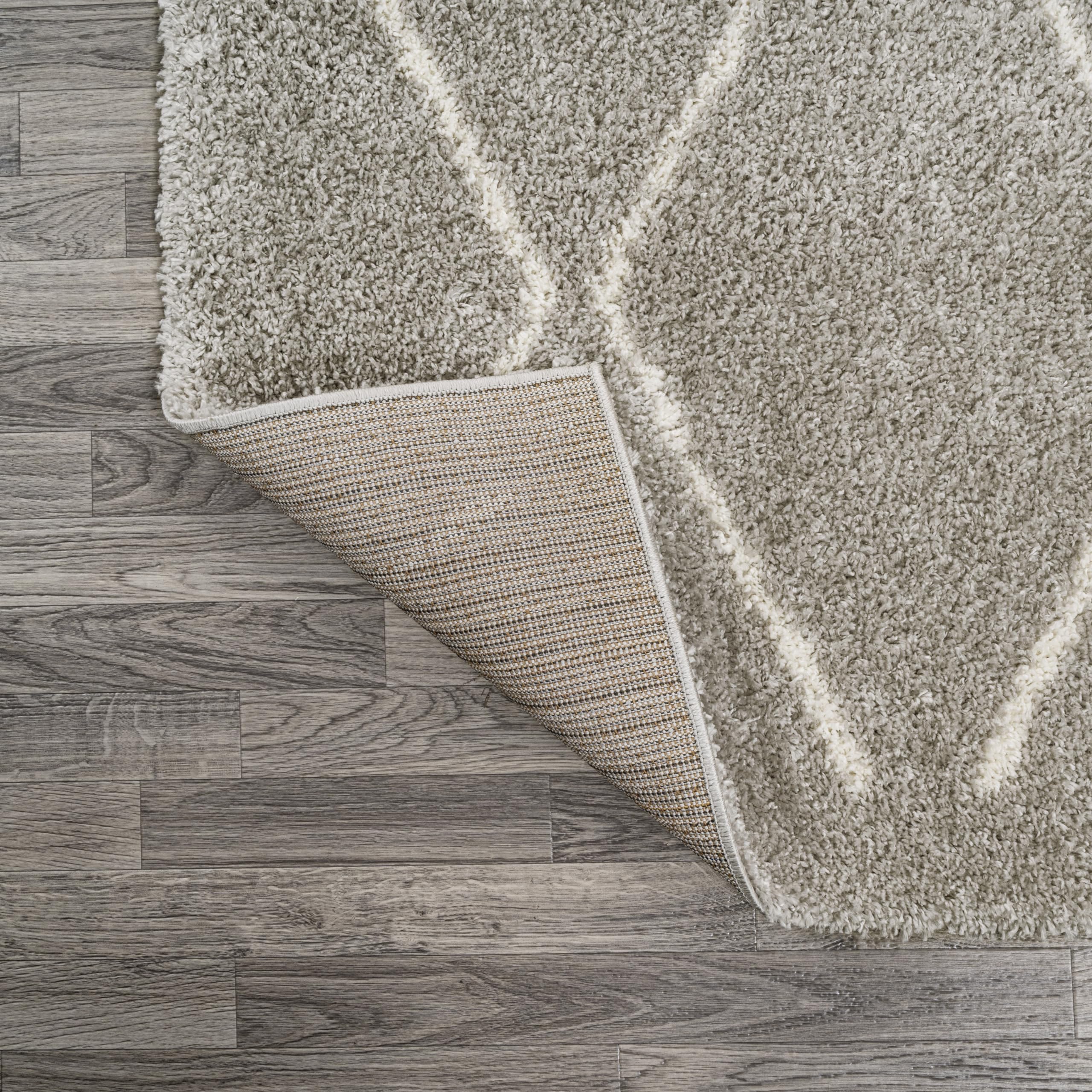 JONATHAN Y MOH405B-5 Catala Moroccan Diamond Shag Area Rug, Contemporary,Farmhouse, Mid-Century for Bedroom, Kitchen, Living Room, Easy-Cleaning, Gray/Ivory, 5 ft. x 8 ft.