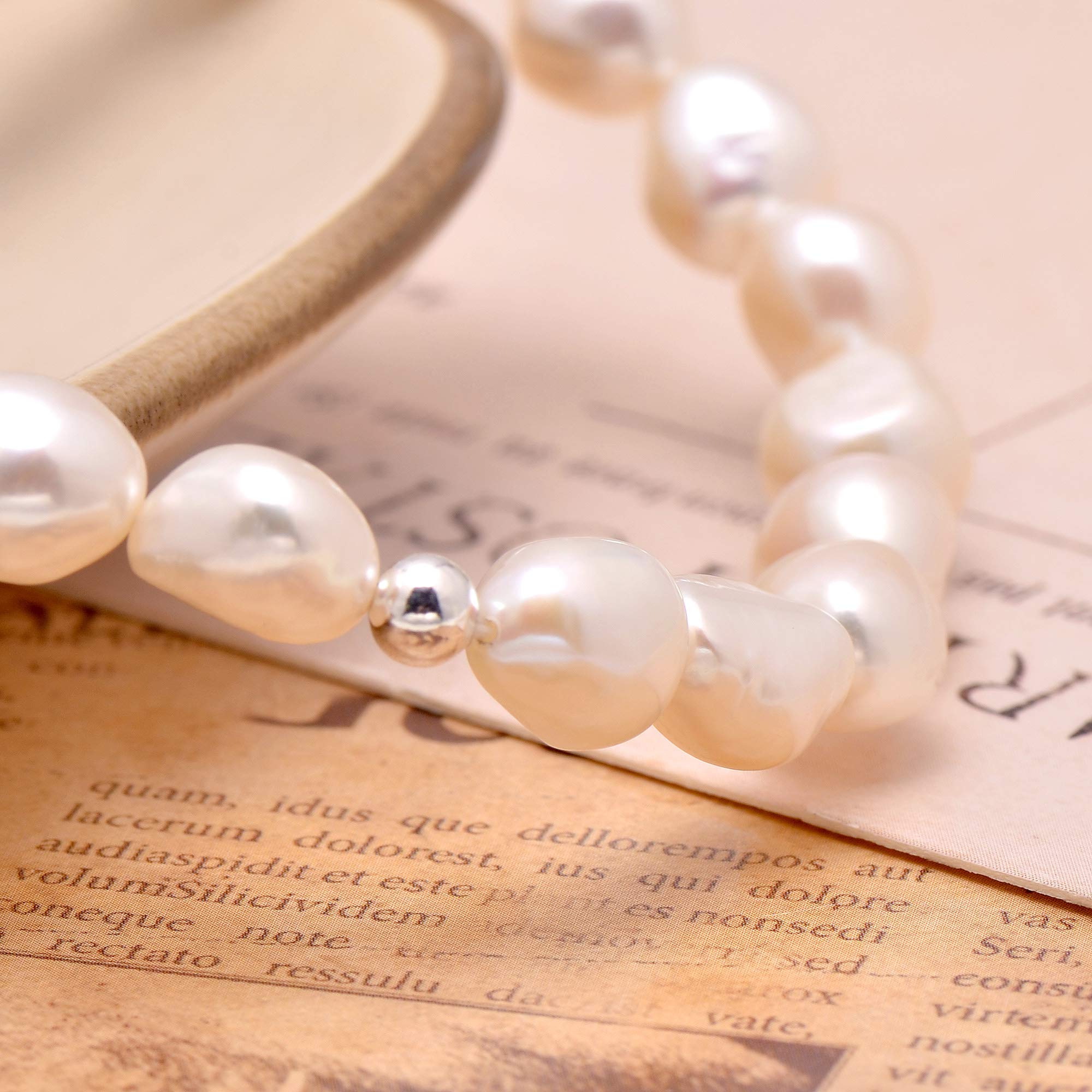 Cultured Freshwater Baroque Pearl Stretch Bracelet 7 Inch, 8-9 mm/Natural White Color