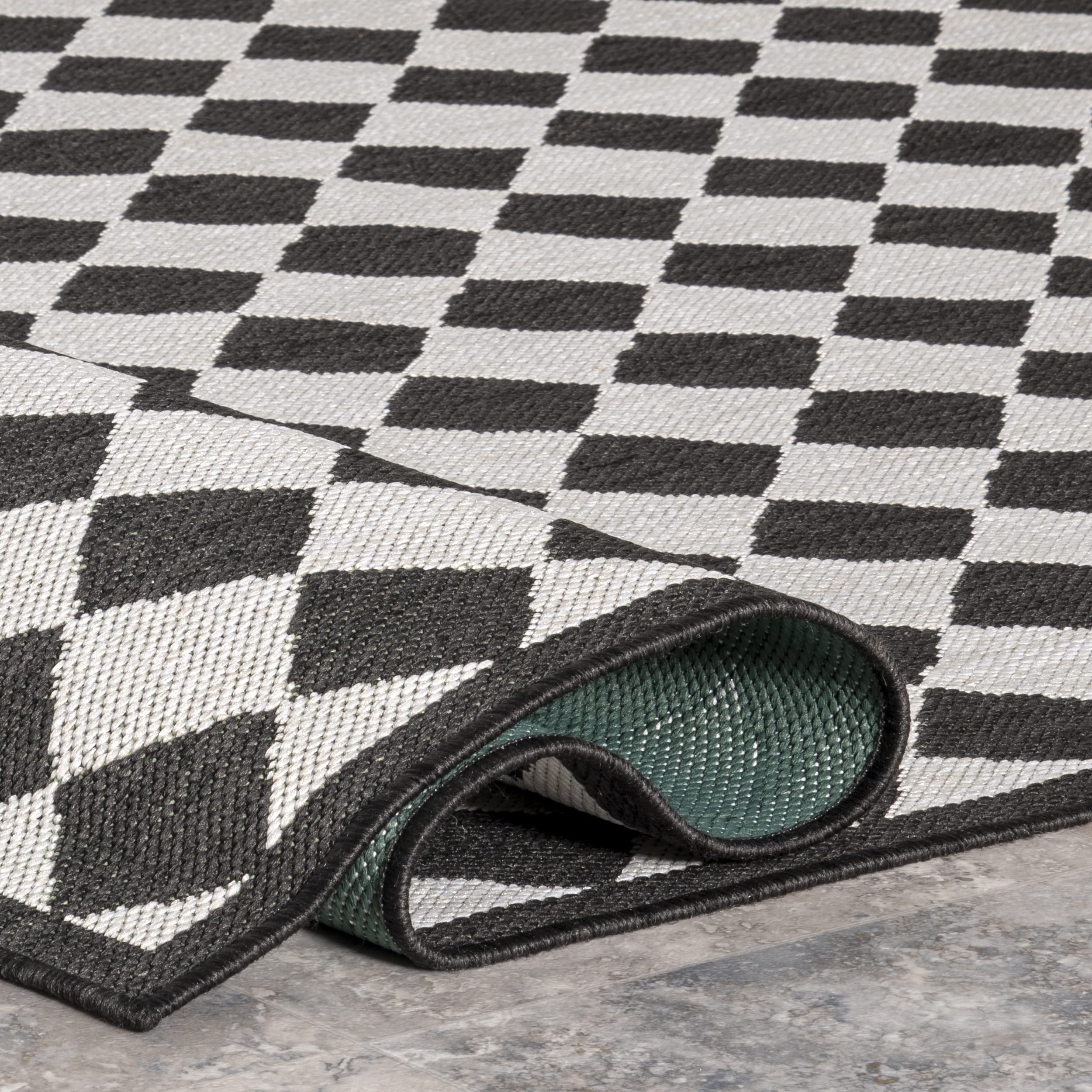 nuLOOM Myka Checkered Indoor/Outdoor Area Rug, 4' x 6', Black and White