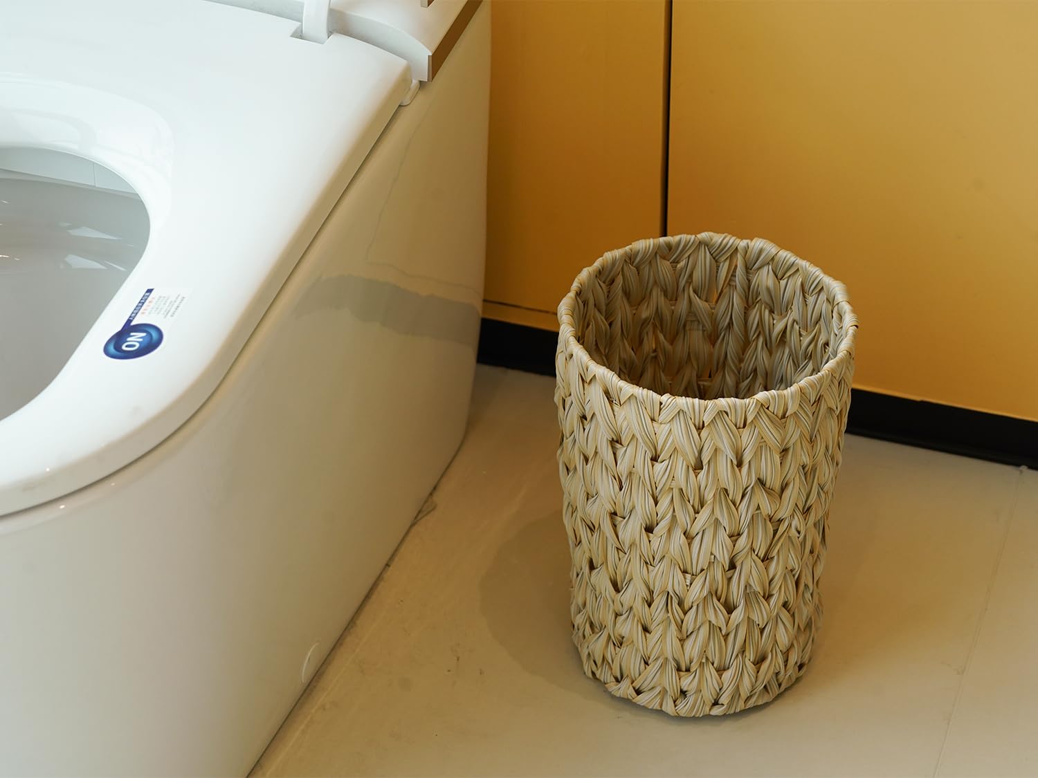 Coeusy Wicker Trash Can,Bathroom Trash Can,Wicker Waste Basket for Bathroom,Decorative Boho Trash Can,Small Waste Basket for Bedroom,Office,Cream White 2 Gallon