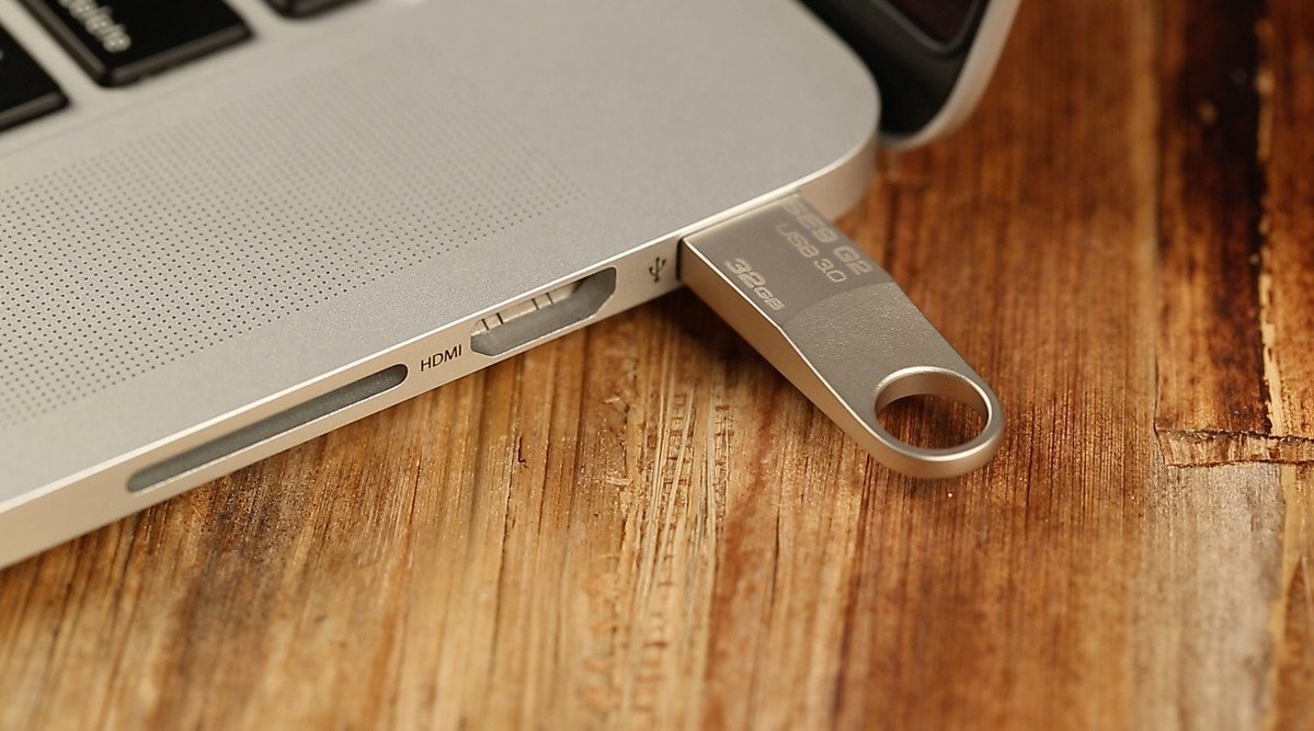 Kingston Digital 128GB Data Traveler SE9 G2 USB 3.0 (DTSE9G2/128GB)
