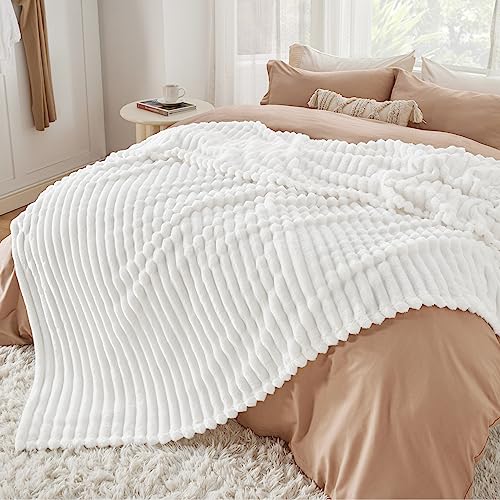 Bedsure White Fleece King Blanket for Couch - Super Soft Cozy Blankets for Women, Cute Small Blanket for Girls, 108x90 Inches