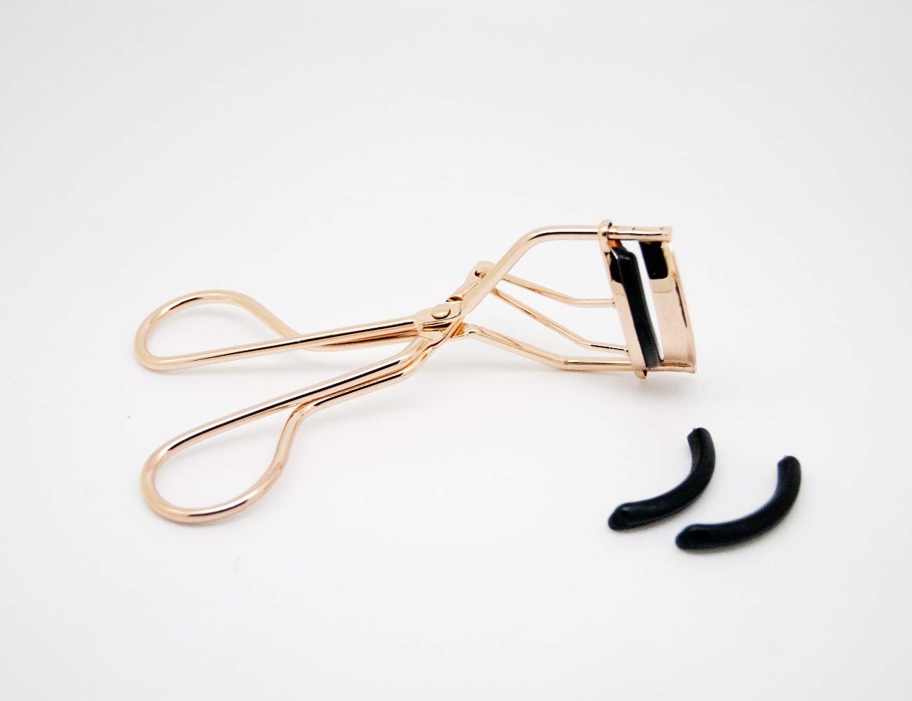 EMILYSTORES Professional Makeup Tool for Eyelashes with 2 Replacement Silicone Refill Pads Pinch Pain Free Metal Eyelash Curler 1PC, Golden Color