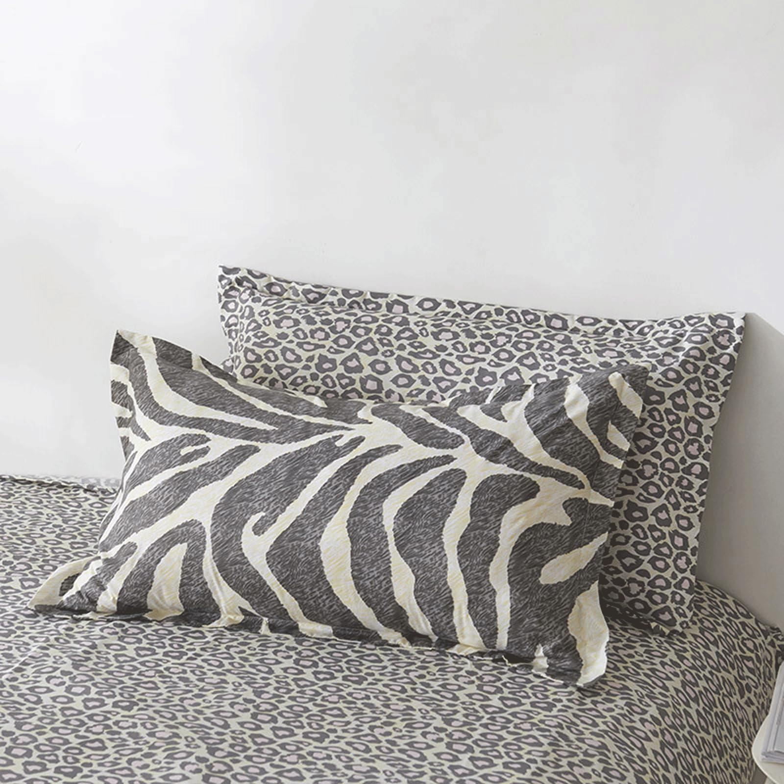 BUniq Duvet Cover 3 Pieces Queen King Full Twin Size with Zipper Closure, 4 Ties(1 Quilt Cover 2 Pillowcases)(Queen,002)