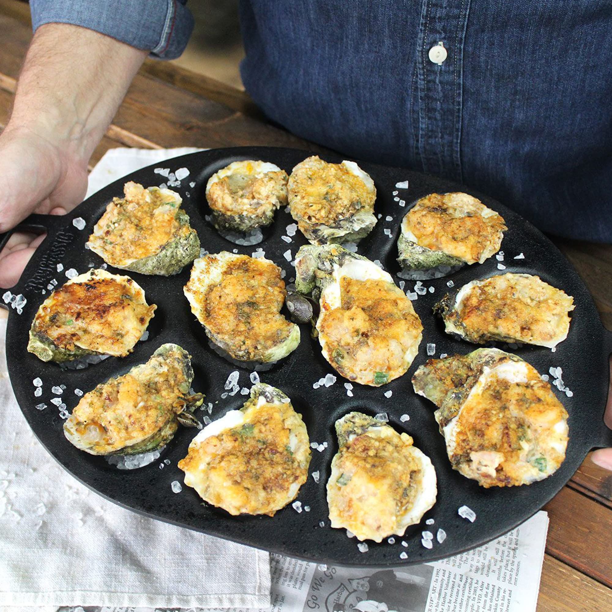 Bayou Classic 7413 Oyster Grill Pan Perfect For Grilling and Serving 12 Oysters or Clams On The Half Shell