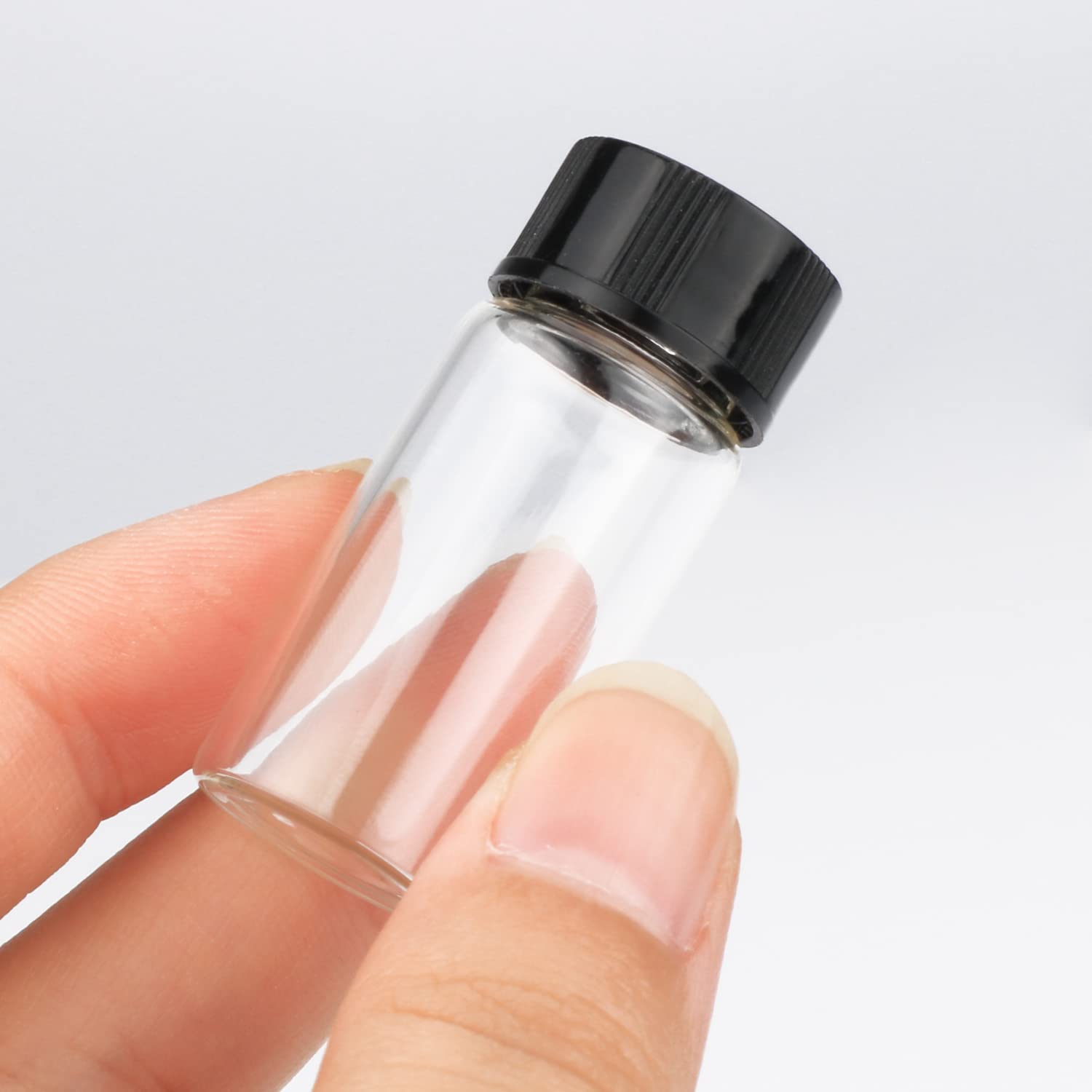 Furnido 20ml Glass Sample Vial,20 Pcs Empty Refillable Glass Bottle with Black Screw Caps,Essential Oil Bottle Storage Liquid Sampling Collection Container,20 Label (Clear)