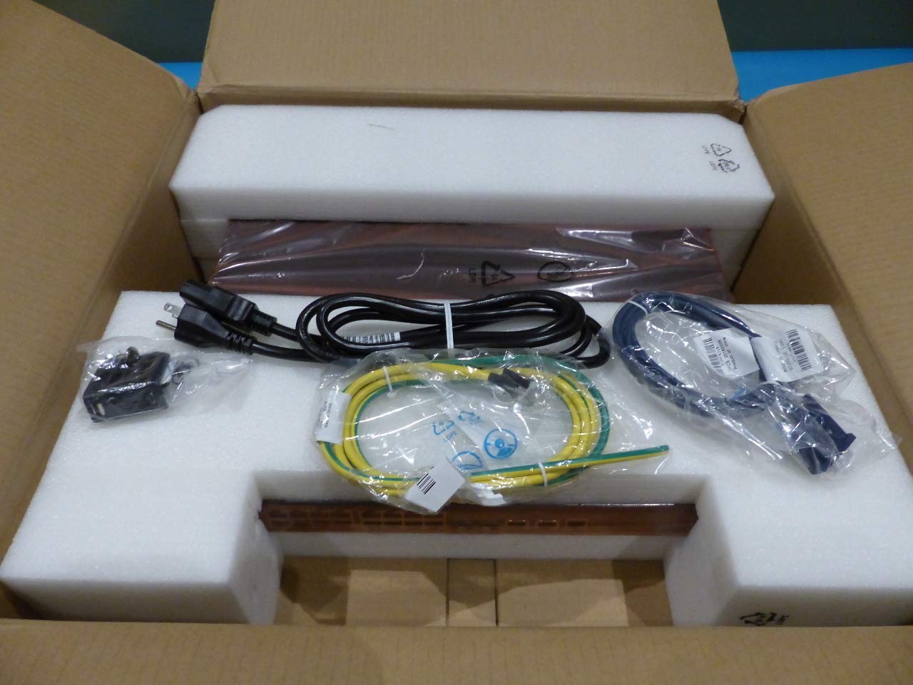 HP 1950-24G-2SFP+-2XGT-PoE+(370W) Switch JG962A#ABA