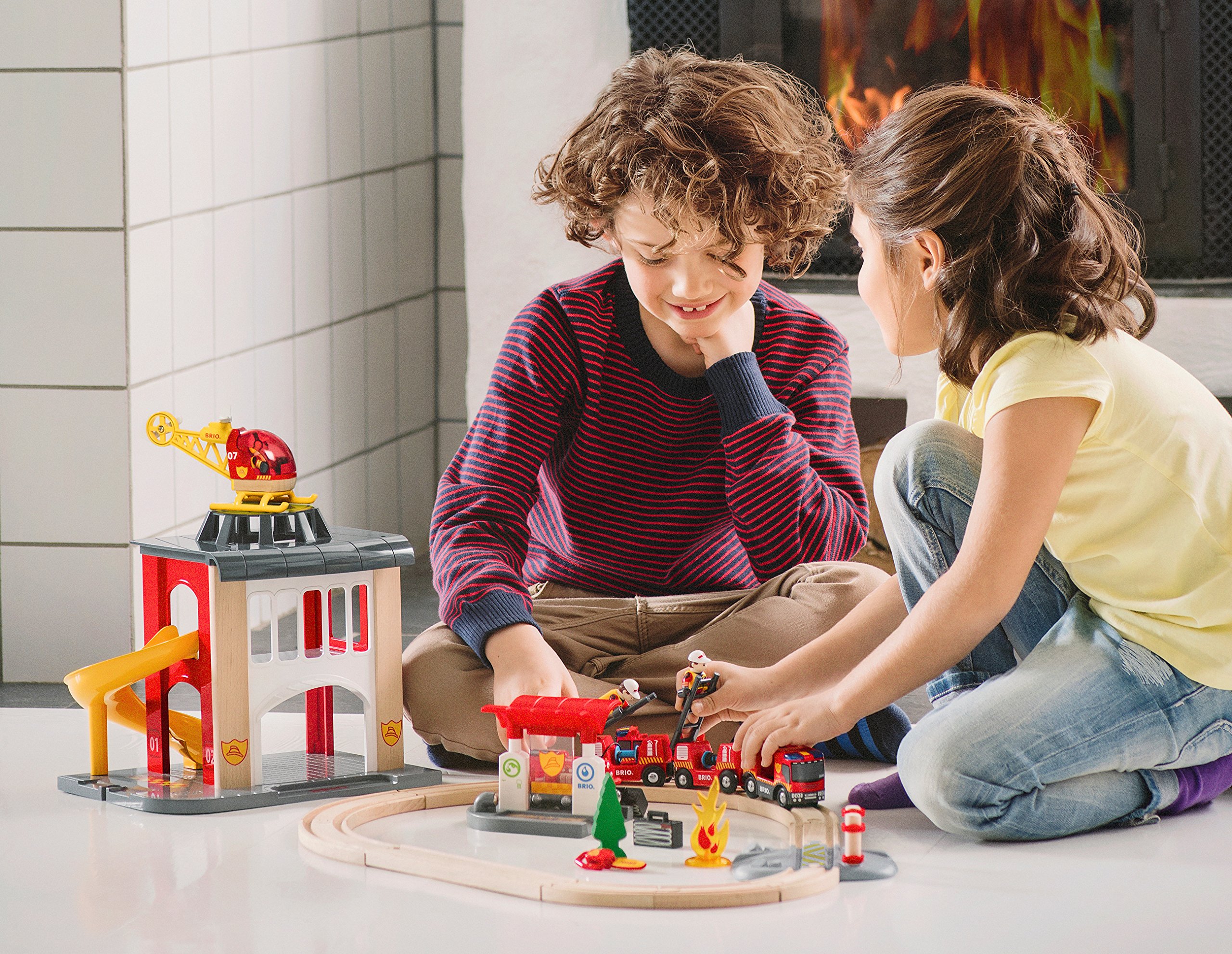 BRIO 33833 World Central Fire Station - Interactive Toy Set with Fire Truck and Accessories | Light and Sound Features | Compatibility with All BRIO Railway Toys | Safety Tested | for Kids Ages 3+