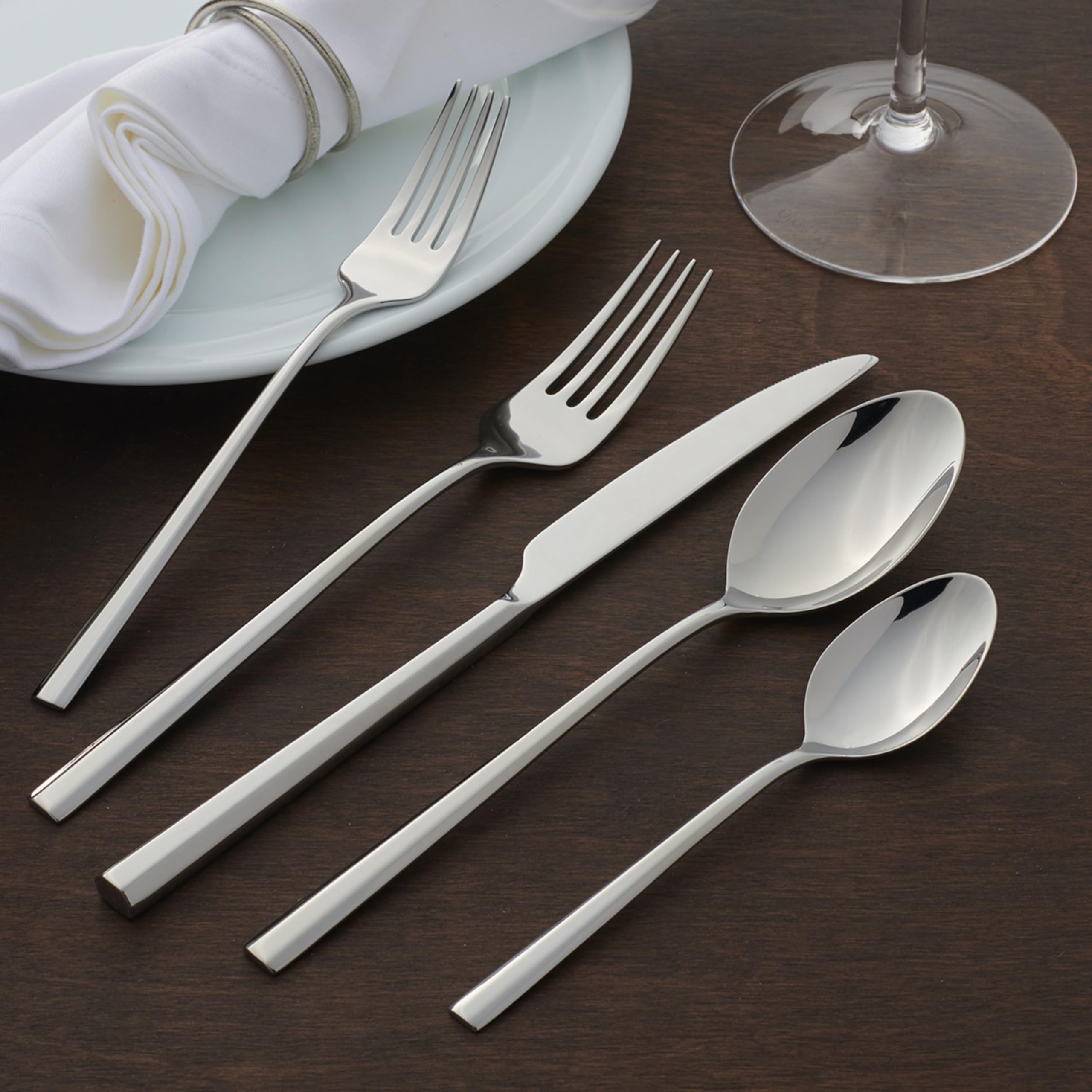 Oneida Doublet 20 Piece Everyday Flatware Set, 3.05 LB, Metallic