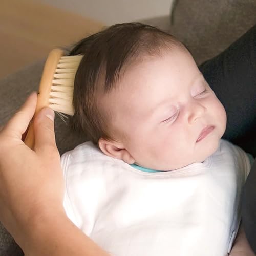 green sprouts Baby Brush & Comb Set | Gently grooms baby's hair | Made of natural wood and bristles