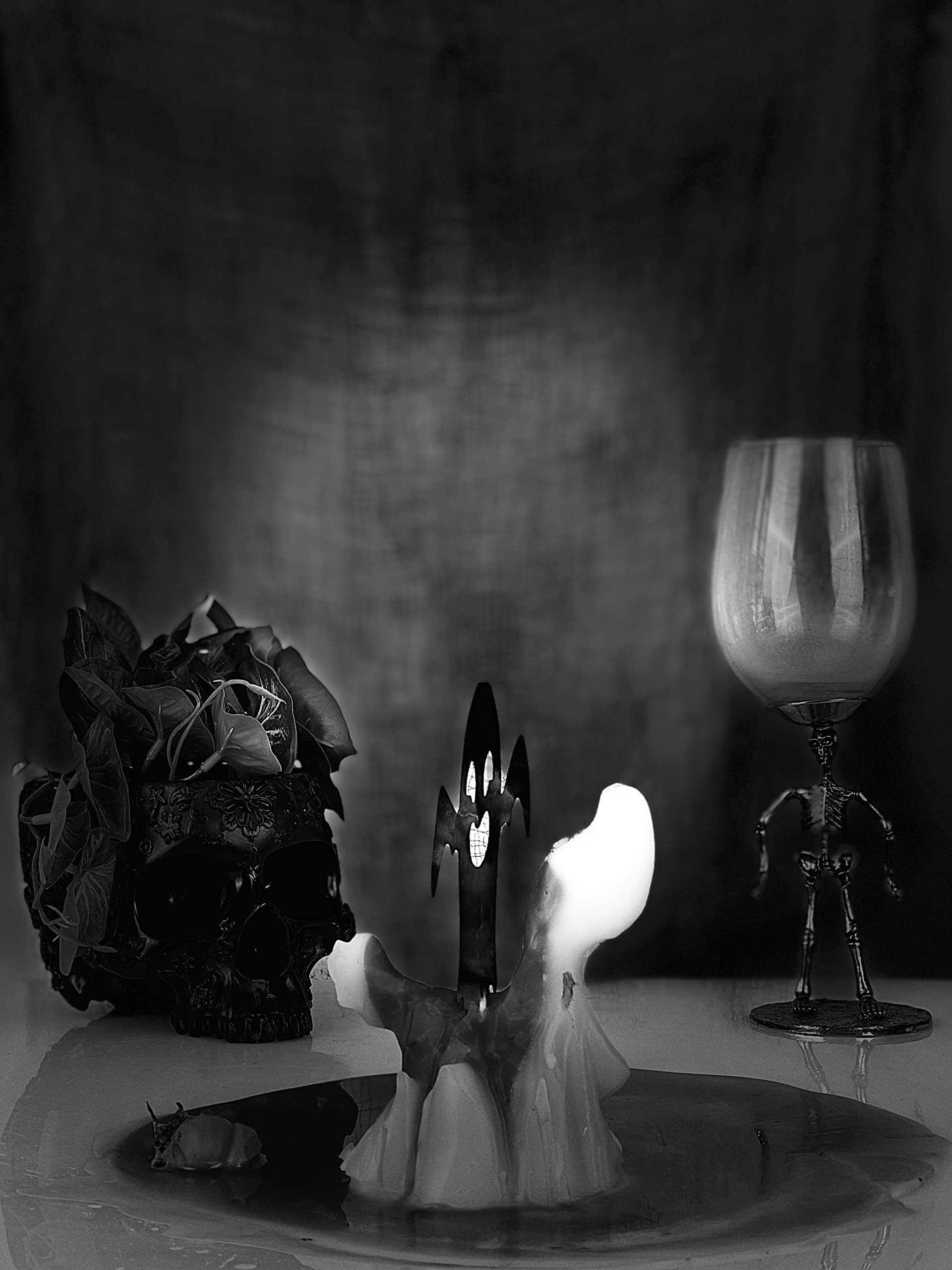 GUTE Ghost Skeleton Blood Candles - Bleeding Dripping Red Wax, Skeleton Skull Candle, Magic Skulls Gothic Spooky Candlestick Spooky Ghost Bar Decoration, Bleeding Candle (Ghost 1 Piece)