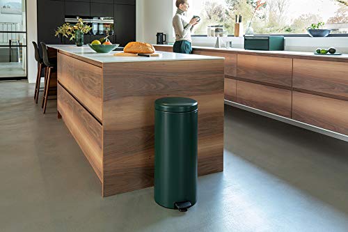 Brabantia New Icon Step Trash Can (8 Gal/Pine Green) Soft Closing Kitchen Garbage/Recycling Can with Removable Bucket