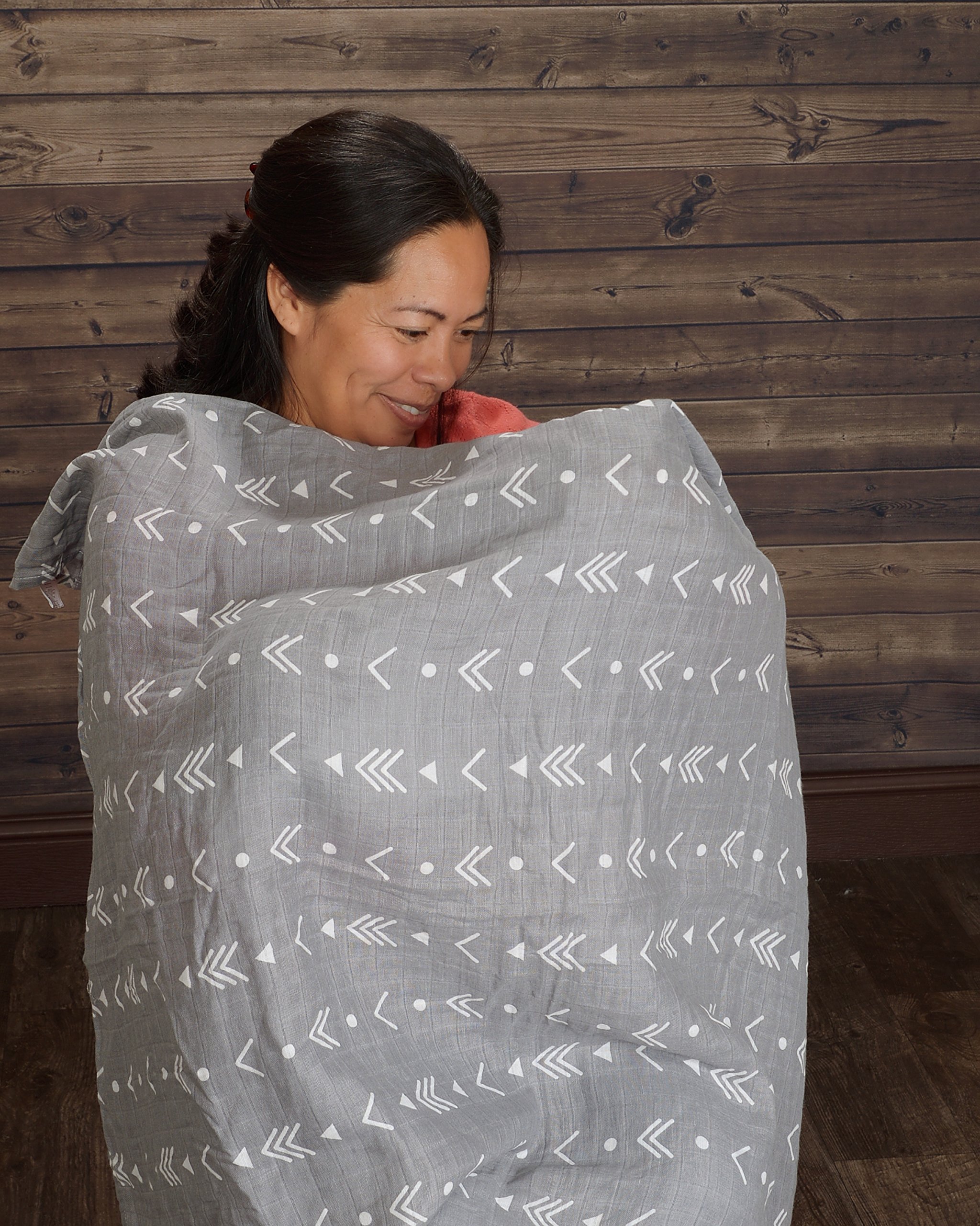 Momo Bebe Muslin Baby Swaddle Blankets - 4 Pack Large 47x47 inch Cotton Swaddles - White Grey Chevron Polka Dot Arrow - Soft Breathable Comfortable Durable - Nursery Shower Gift Set Unisex Neutral