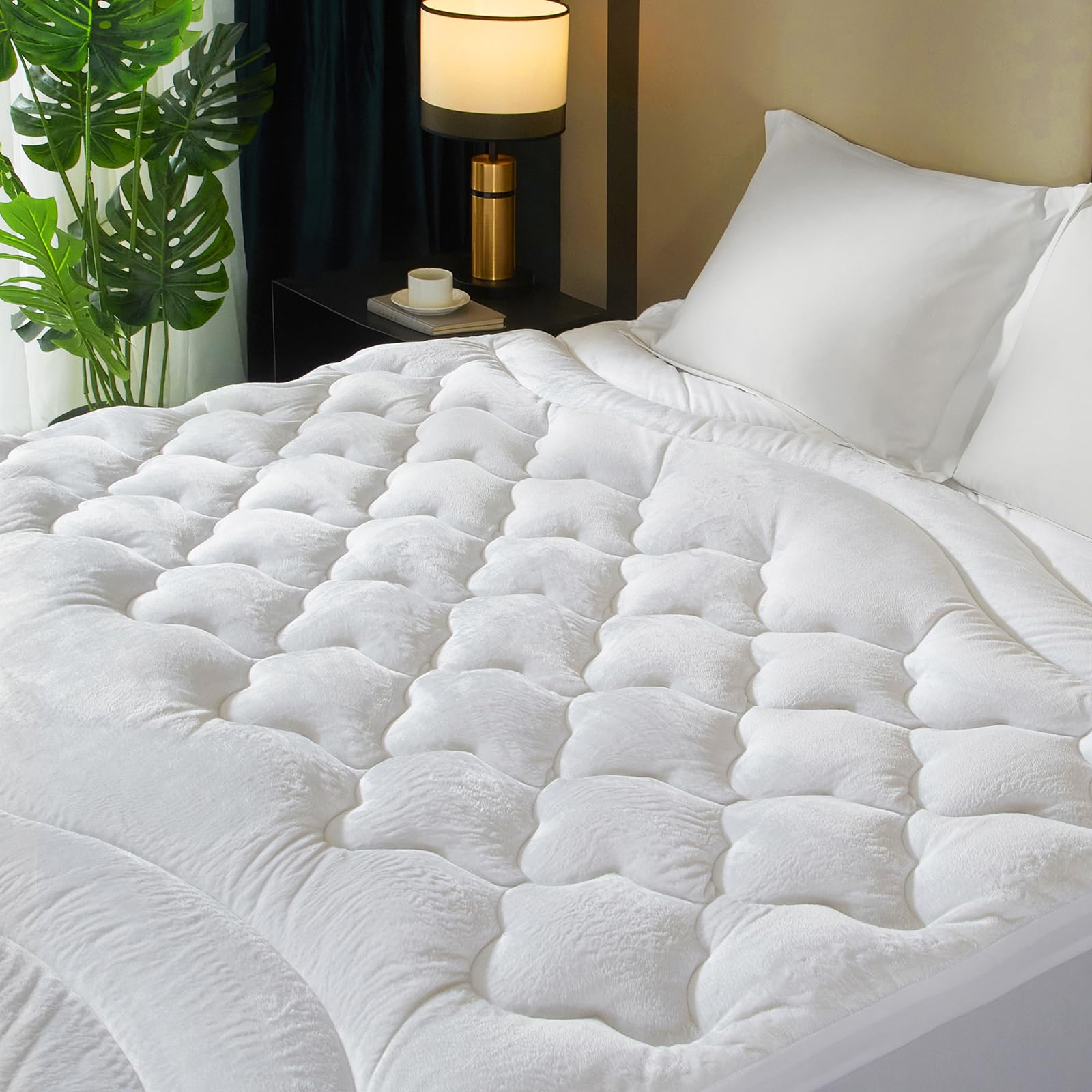 Ivellow Pillow Top Mattress Topper Queen for Back Pain Extra Thick Velvet Plush Mattress Pad for Queen Size Bed Ultra Soft Fluffy Mattress Cover with 8-21" Deep Pocket Noiseless Down Alternative Fill