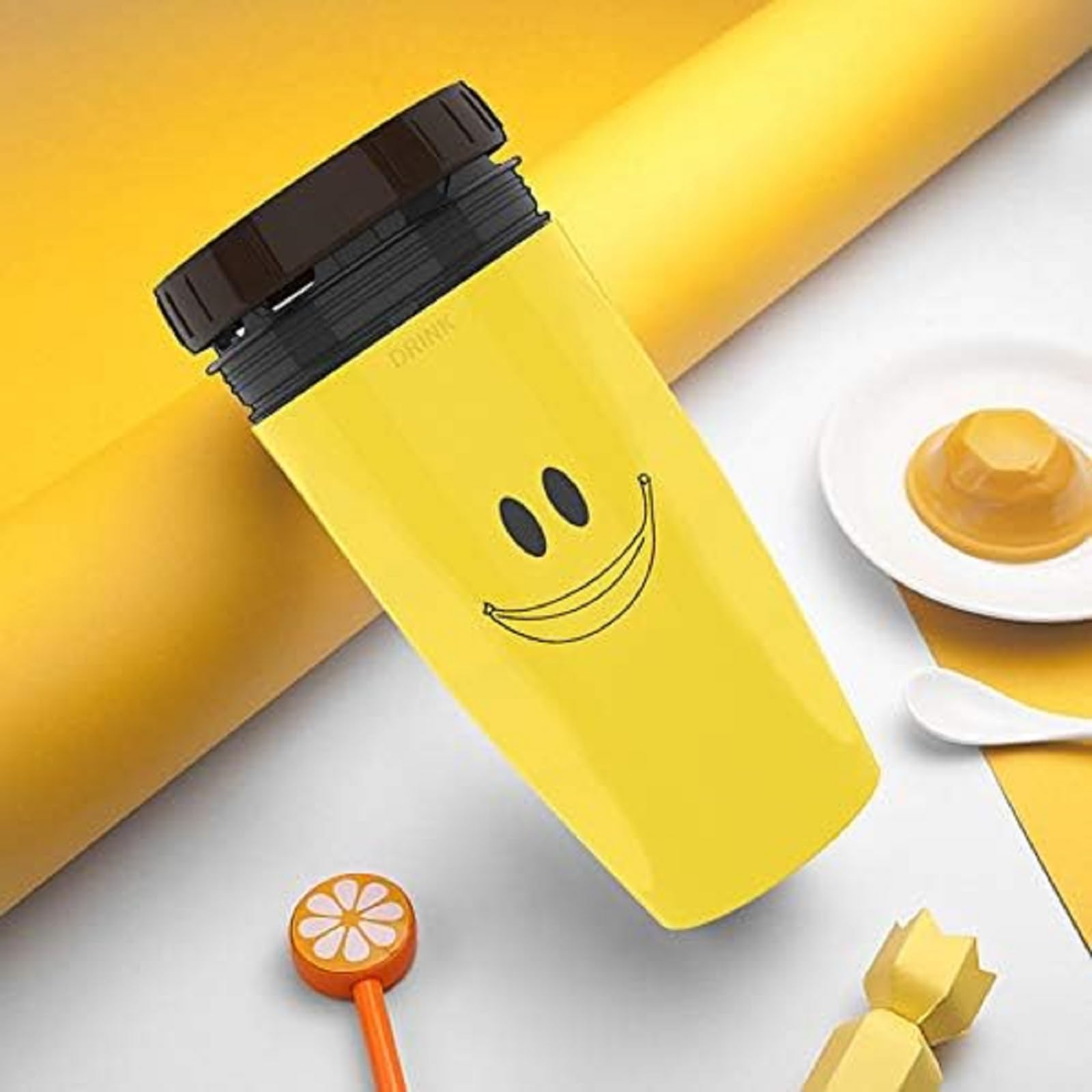 Twizz Cup, Twizz Travel Mug with Straw, Twizz Coffee Cup, Unique Twist Leak Proof Design, Twizz Coffee Cup Aperture Mug with Straw Double Silicone (YELLOW-Smile face)
