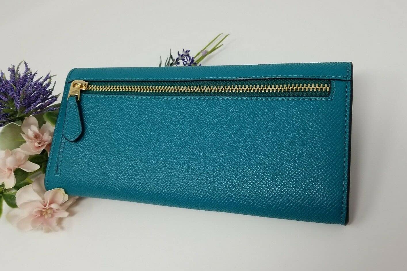 Crossgrain Envelope Wallet With Turnlock