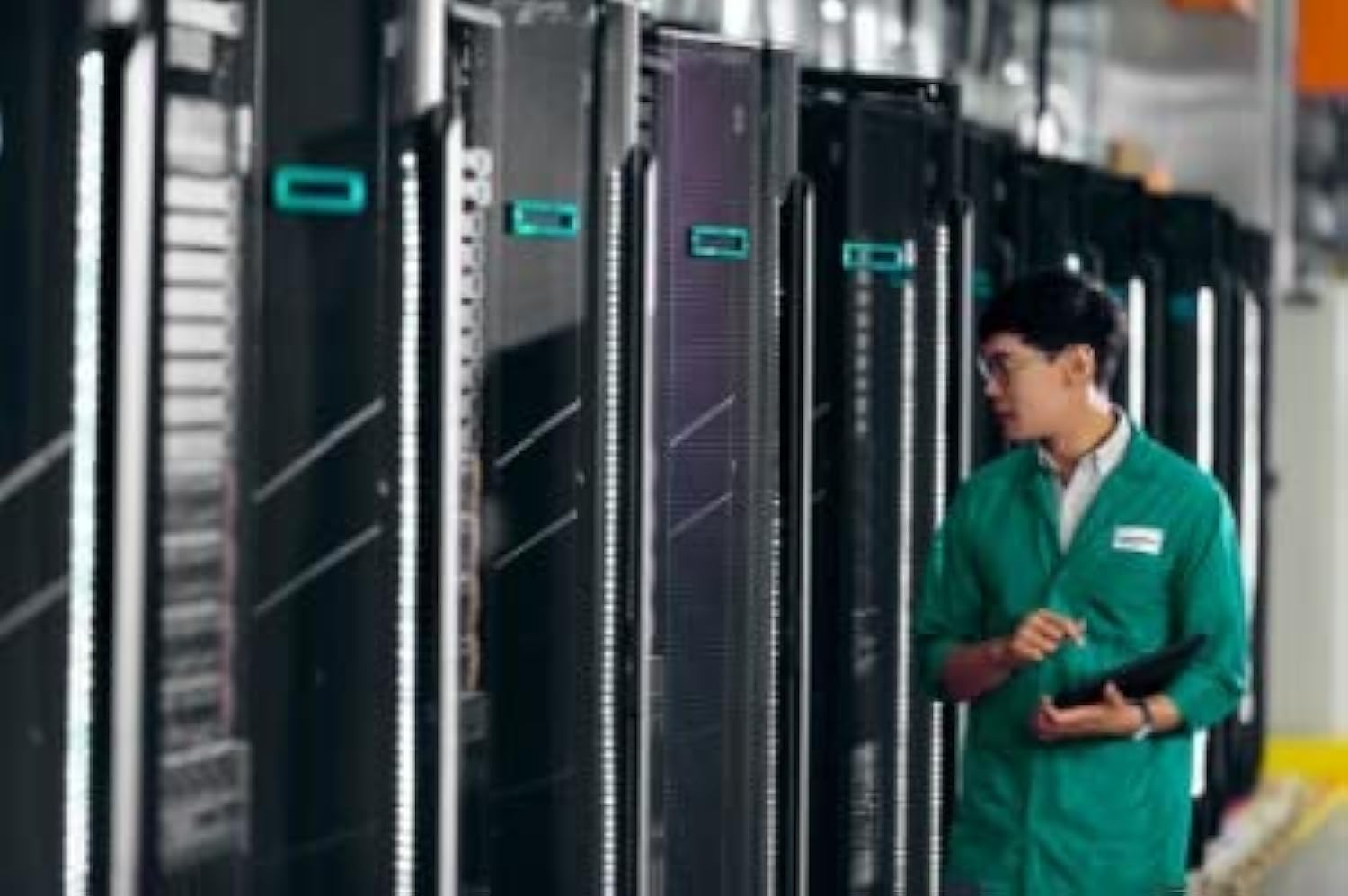 HPE DL38X NVMe 8 SSD Express Bay Enablement Kit