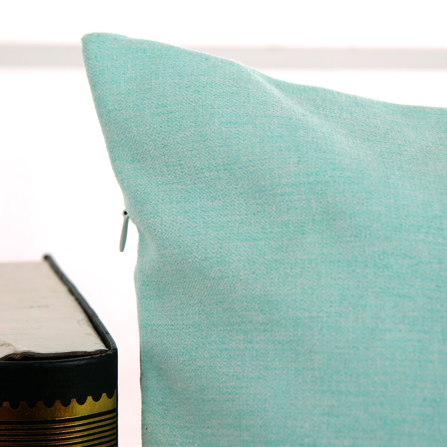 Deconovo 24 Inch Summer Pillow Covers Pack of 2 Green Pillowcase Covers Square Throw Pillow Cover for Bed Sofa Pillow 24 x 24 Inch Grass Green Set of 2 No Pillow Insert