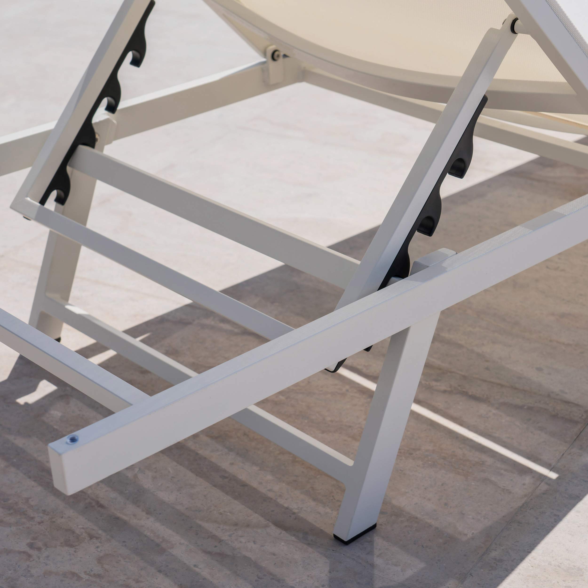 Christopher Knight Home Salton Outdoor Aluminum and Mesh Chaise Lounge Set, 2-Pcs Set, White / White