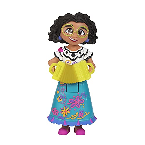Disney Encanto Doll Figures, The Madrigal Family 6-Pack Set Each with an Accessory - Great to Play with The Casa Madrigal
