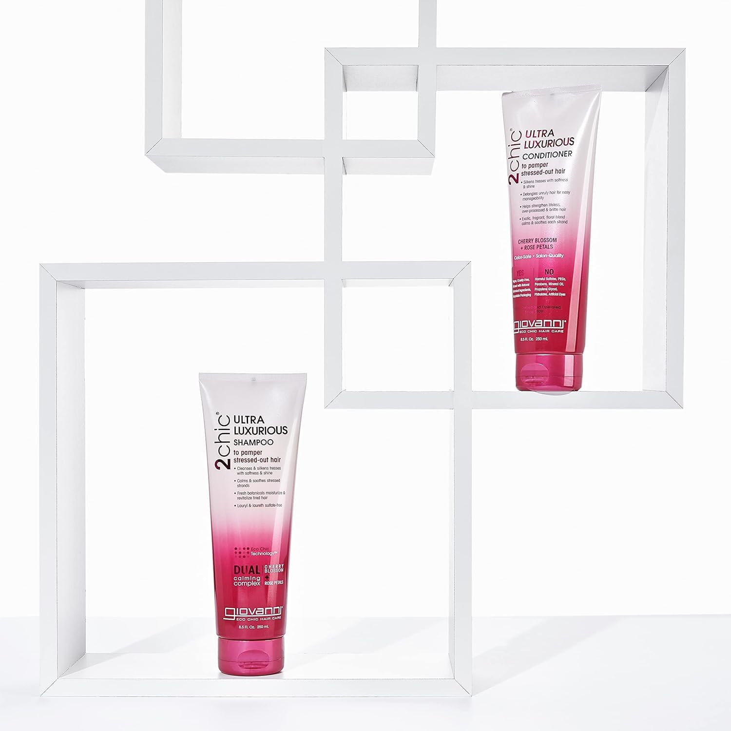 GIOVANNI 2chic Ultra-Luxurious Conditioner - Calms & Smooths Curly & Wavy Hair, Silkens Tresses, Strengthens Overprocessed Hair, Helps Detangle, Color Safe, Cherry Blossom & Rose Petals - 24 oz