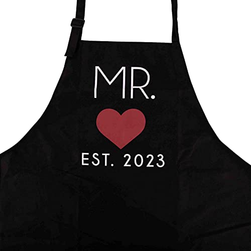 GSM Brands Mr. and Mrs. 2023 Couples Kitchen Aprons (2-Piece Set) Cute, Funny Cooking Bibs for Wedding Marriage Newlyweds