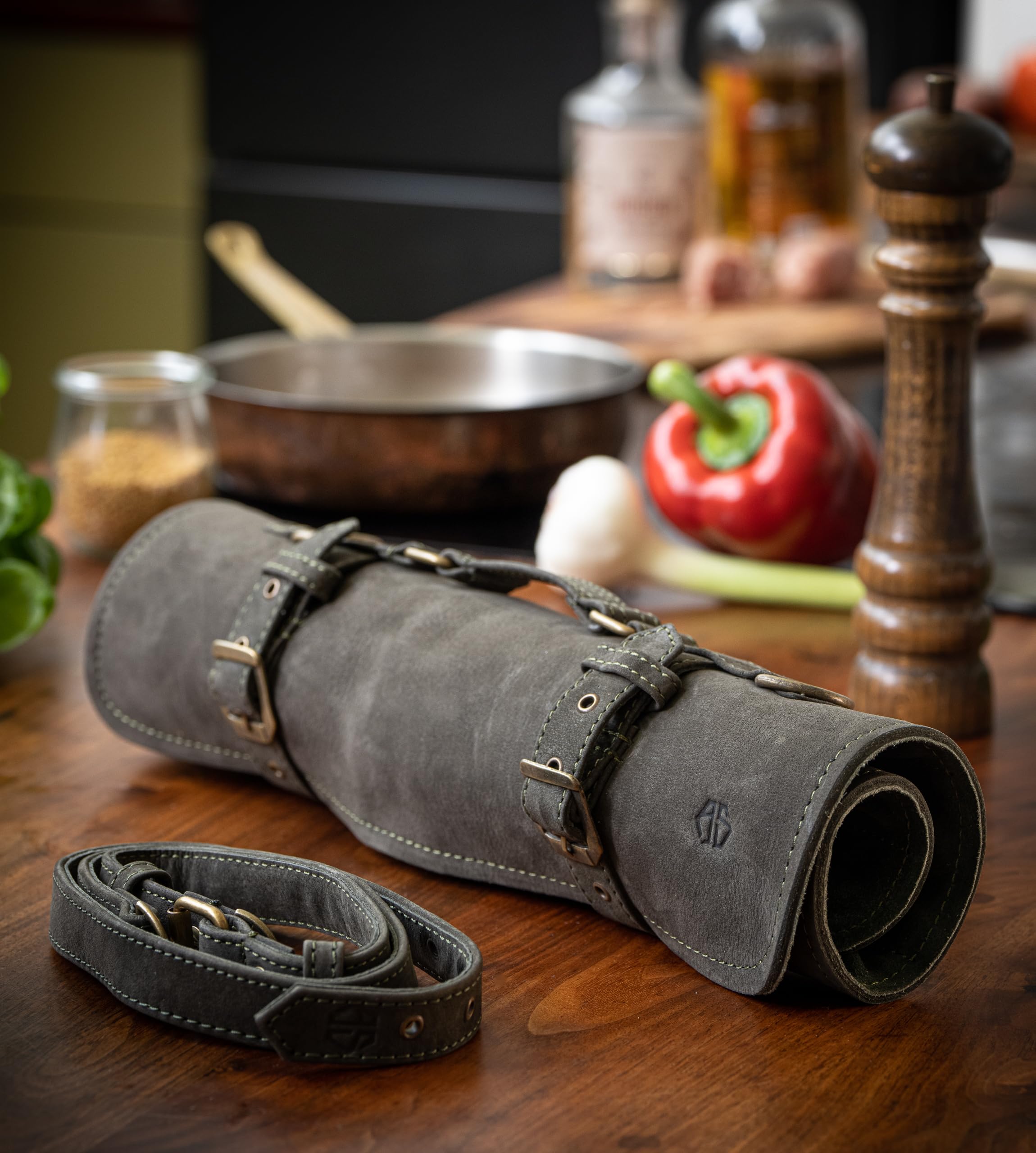 Angus Stoke Knife Roll Bag Genuine Leather β Knife case for Chefs 7 Slots β Leather Knife with Handle and Strap Frank (Olive-Green)