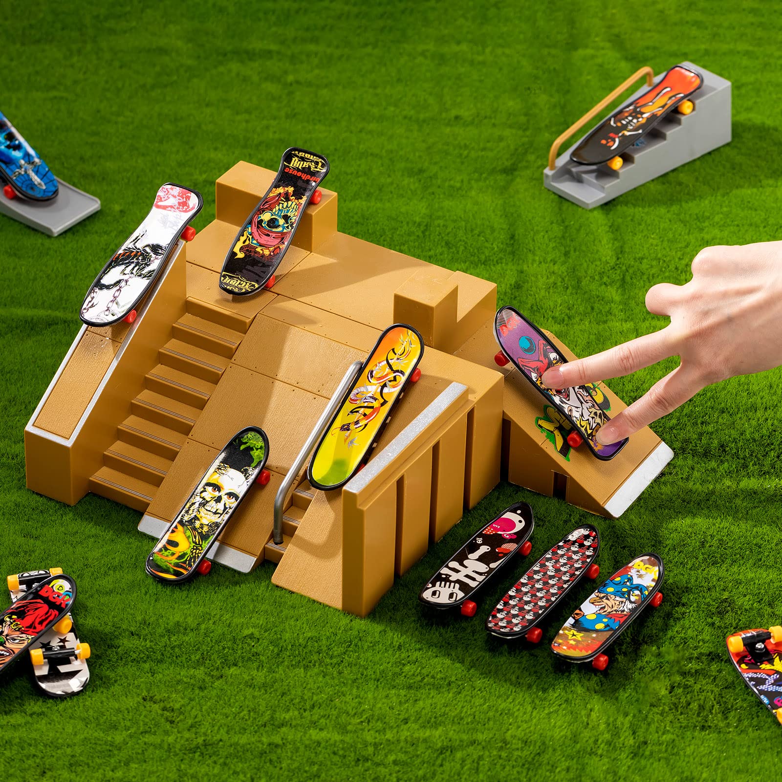 Hortsun 100 Pieces Fingerboard Finger Mini Skateboard Toy Finger Boards Set with Double Sided Pattern Creative Novelty Finger Toys Birthday Party Favors Gift for Teens and Adults, Random Pattern