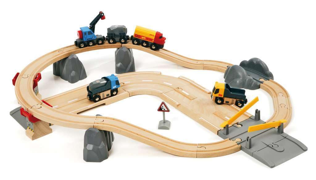 BRIO World 33210 - Rail & Road Loading Set - 32 Piece Wooden Train Set | Ideal for Kids Aged 3+ | with Special Crane Car & Flatbed Idea