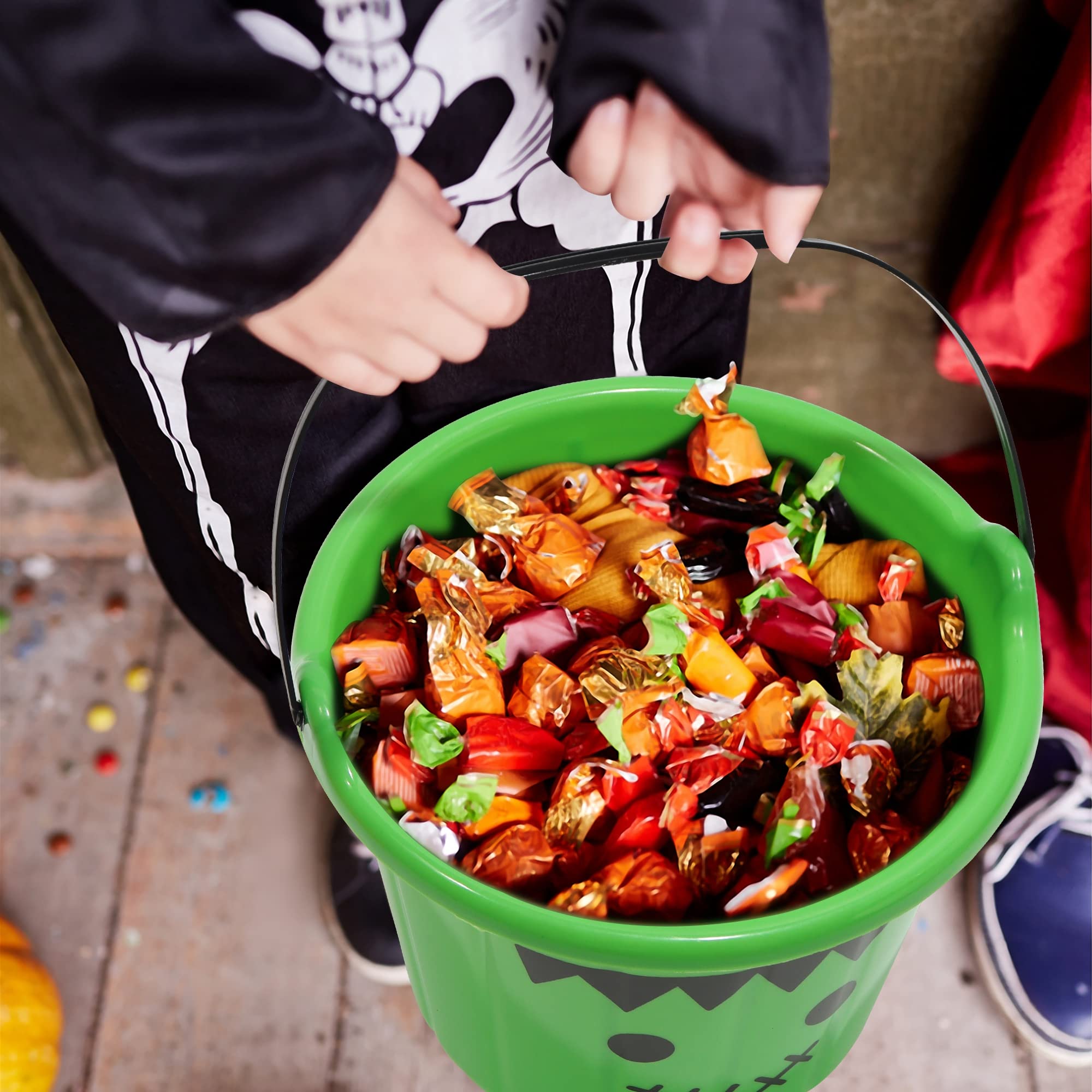 Zcaukya 3 Pack Halloween Buckets, Halloween Plastic Candy Pails, Portable Plastic Candy Trick or Treat Basket for Halloween Party Supplies, Orange Purple Green