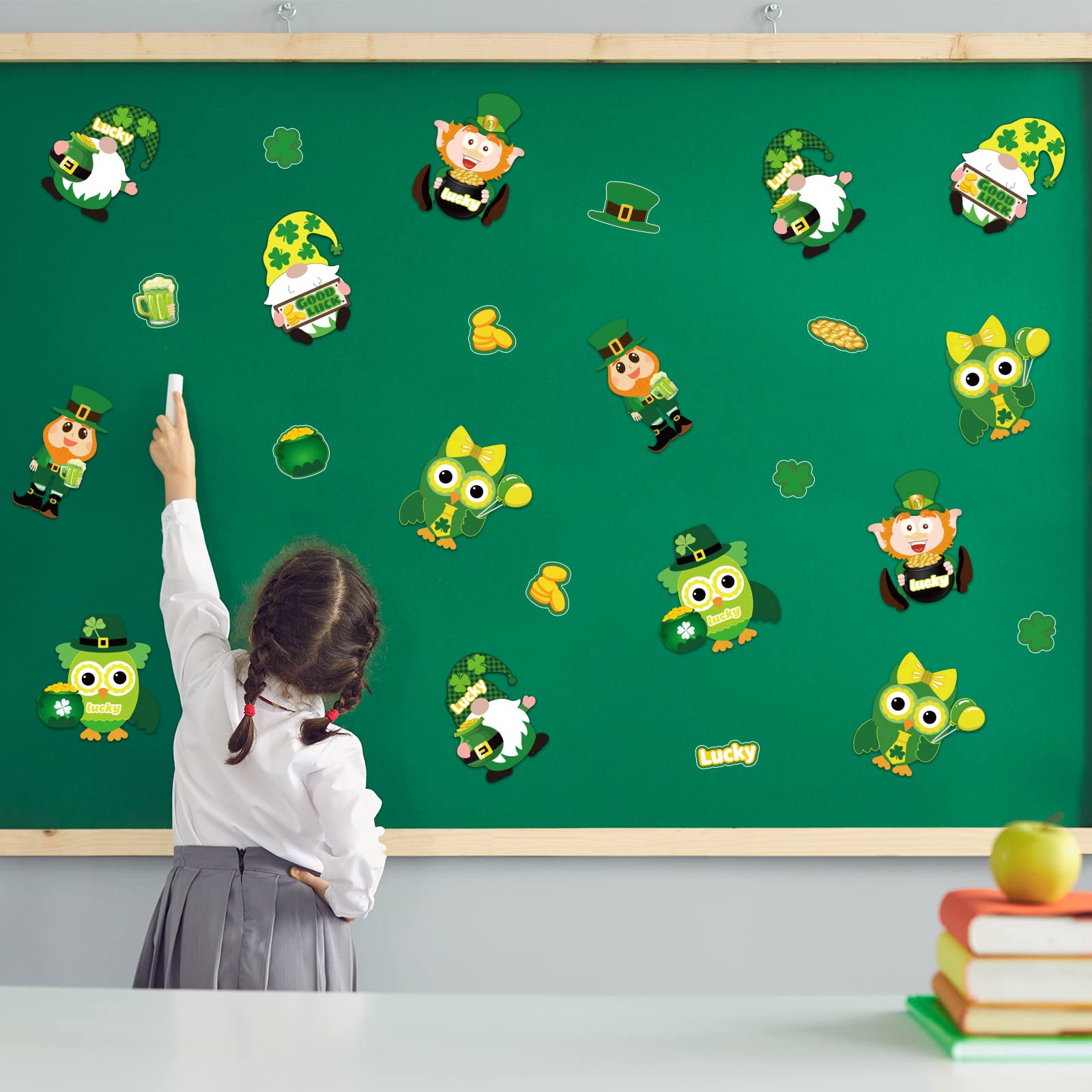 chiazllta 30 PCS St. Patricks Day Craft Kits for Kids DIY Leprechauns Shamrock Owl Gnome Sticker Craft Ornament St. Patricks Art Craft for Party Home Class School Game Activities