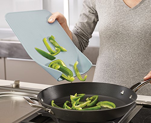 Joseph Joseph Nest Chop Set of Nesting Plastic Cutting Boards 13.25-inch x 10-inch Chopping Board Kitchen Prep Mat with Curved Edges 3-piece.