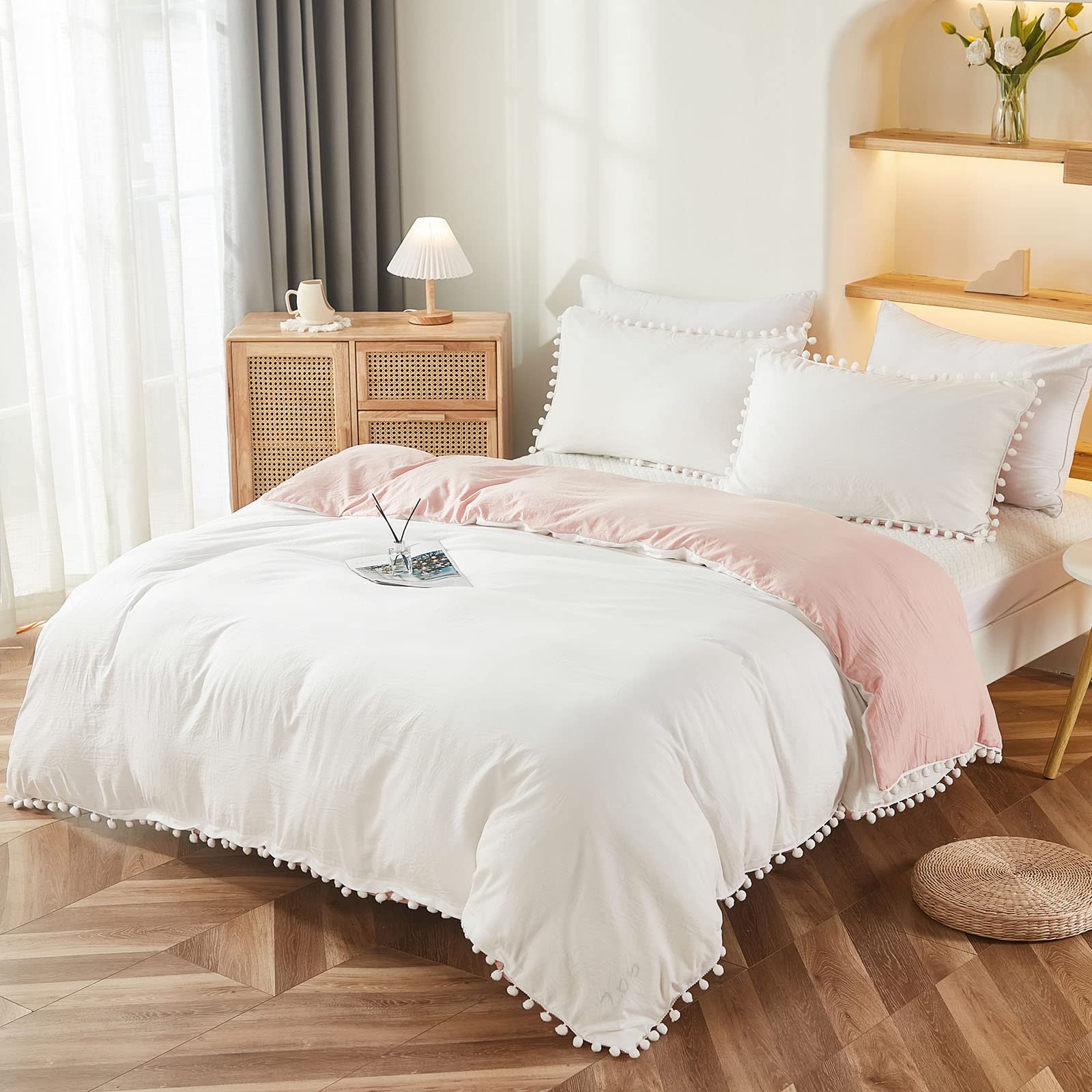 Bedbay Pink Comforter Set Twin Size Preppy Bedding Cute Pom Pom Fringe Boho Comforter White and Pink Reversible Twin Bedding Sets for Girls Boys Soft Washed Microfiber 2 Pcs(White&Pink,Twin)