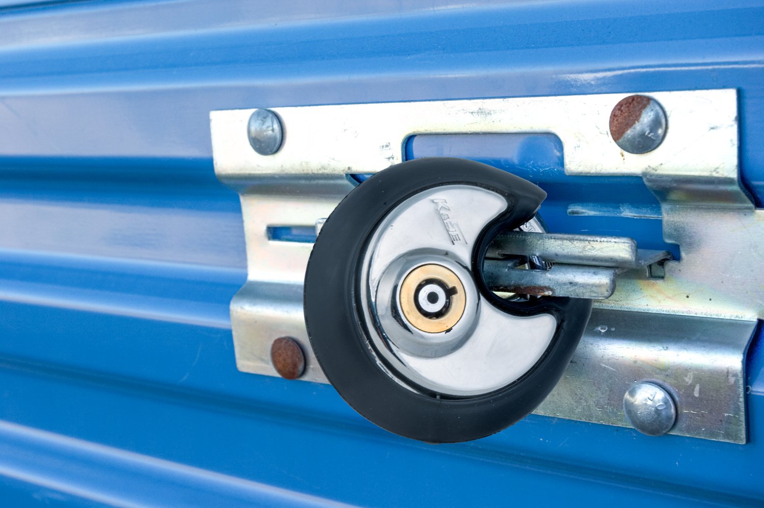 FJM Security SX-795 Hardened Steel Disc Padlock with Tubular Keyway & Rubber Bumper