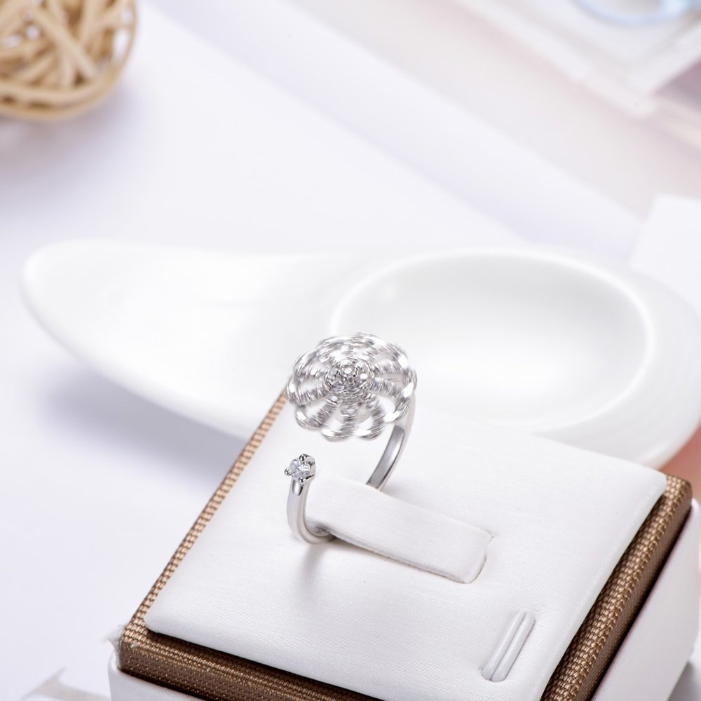 AOEDEJ Fashion Women Anti-anxiety Spinning Rings Open Adjustable Rotating Cubic Zirconia Wedding Rings