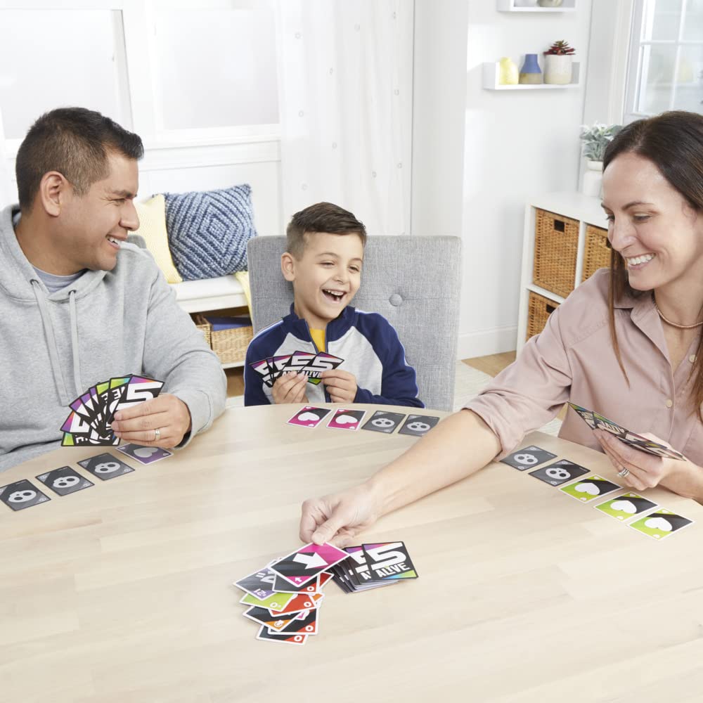 Hasbro Gaming 5 Alive, Fast-Paced Game Kids and Families, Family Quick Card Games 2 to 6 Players, Multicolor