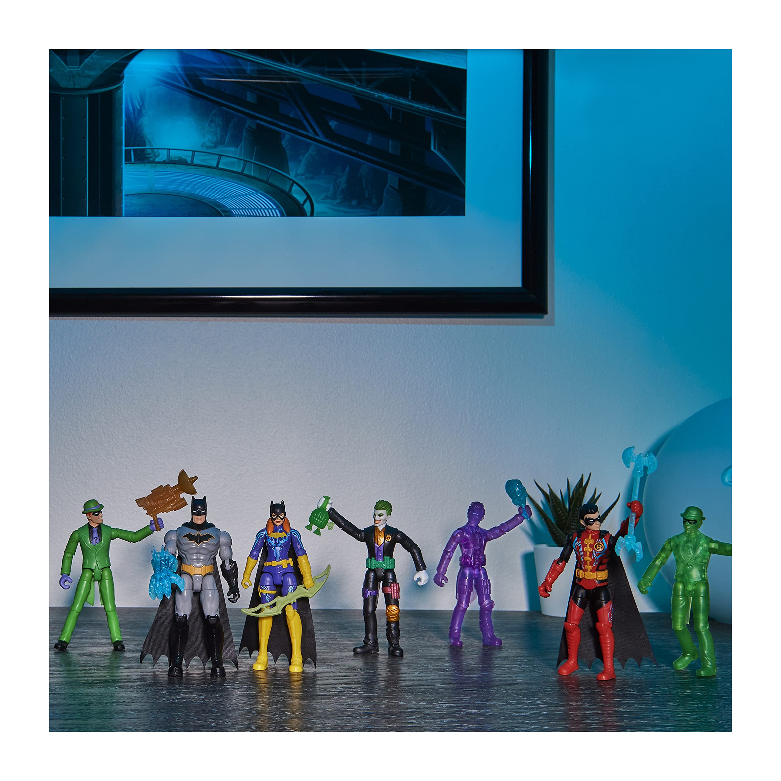 DC Comics Batman 4-inch Action Figure with 3 Mystery Accessories, for Kids Aged 3 and up