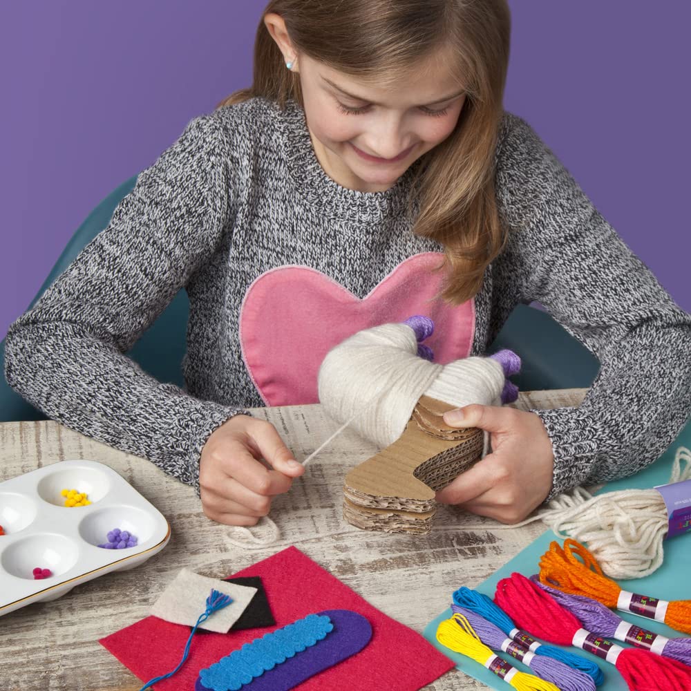 Craft-tastic β Yarn Llama Kit β Craft Kit Makes 1 Yarn-Wrapped Llama