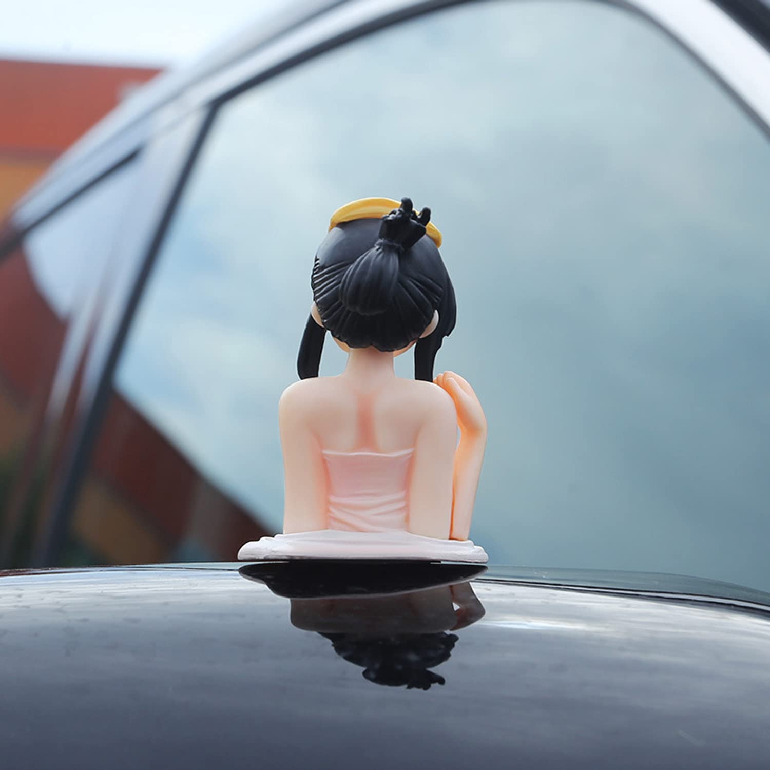 ANTESCORT Shaking Chest Car Ornaments, Bobbleheads for Car Dashboard, Car Dashboard Decorations, Kawaii Action Model Doll for Room Desktop Car Dashboard