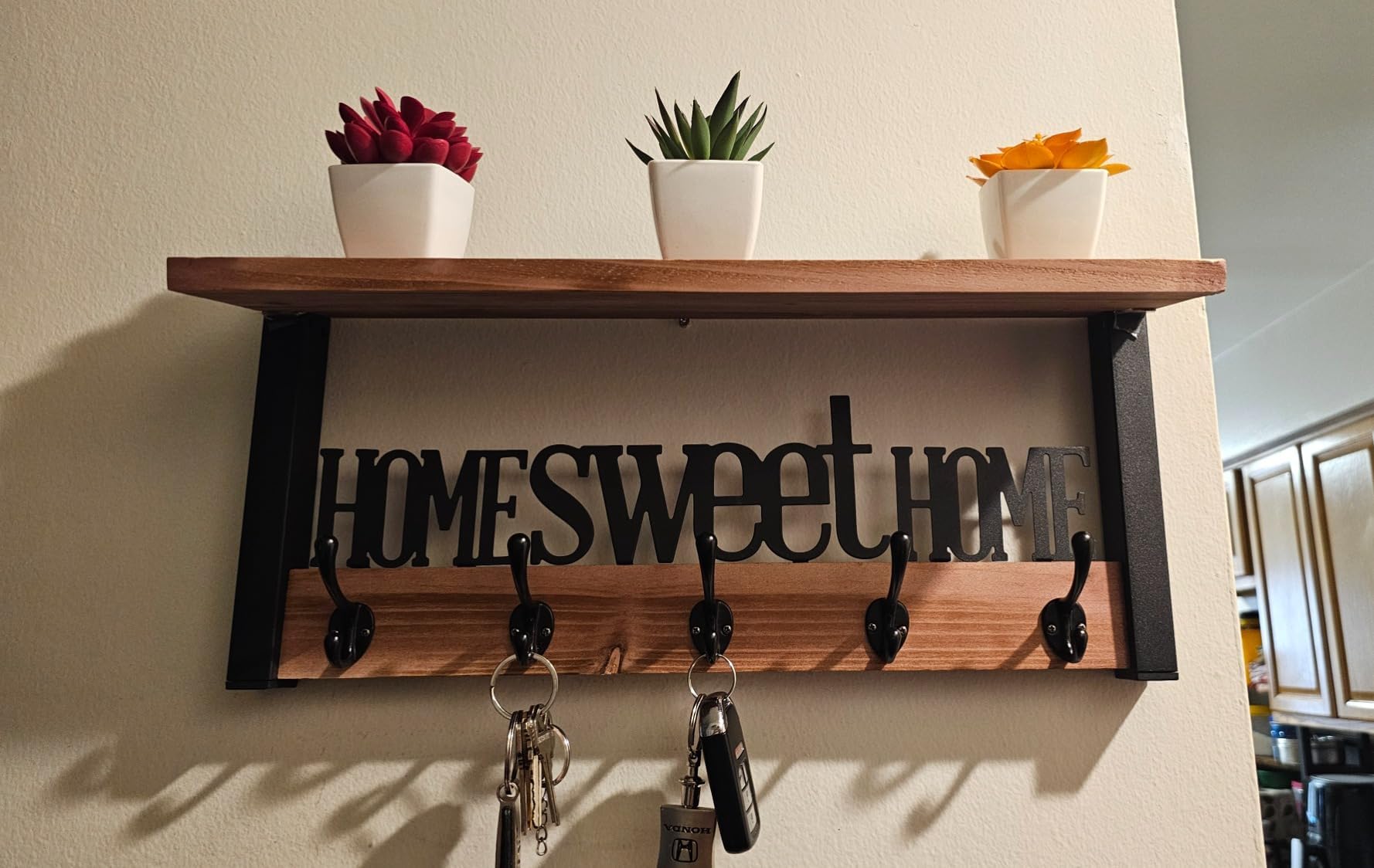 Awareisn Coat Rack Wall Mount Wood Shelf with Hooks Key Holder Wall Mount 5 Metal Hooks Towel Holder Coat Hanger Entry Way Home Organizer for Clothes Hats Backpack Bathroom Bedroom Rustic White