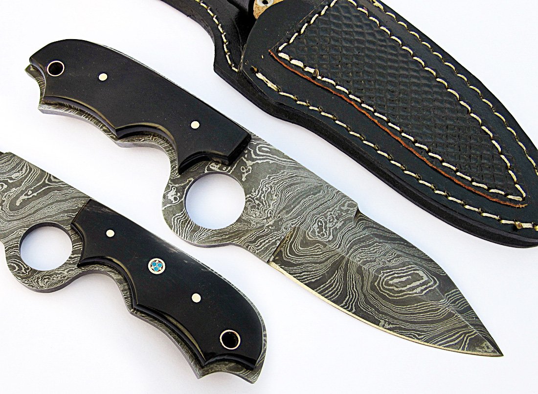 AishaTech The Auk Hunting Knife Damascus Steel Blade Horn Handle