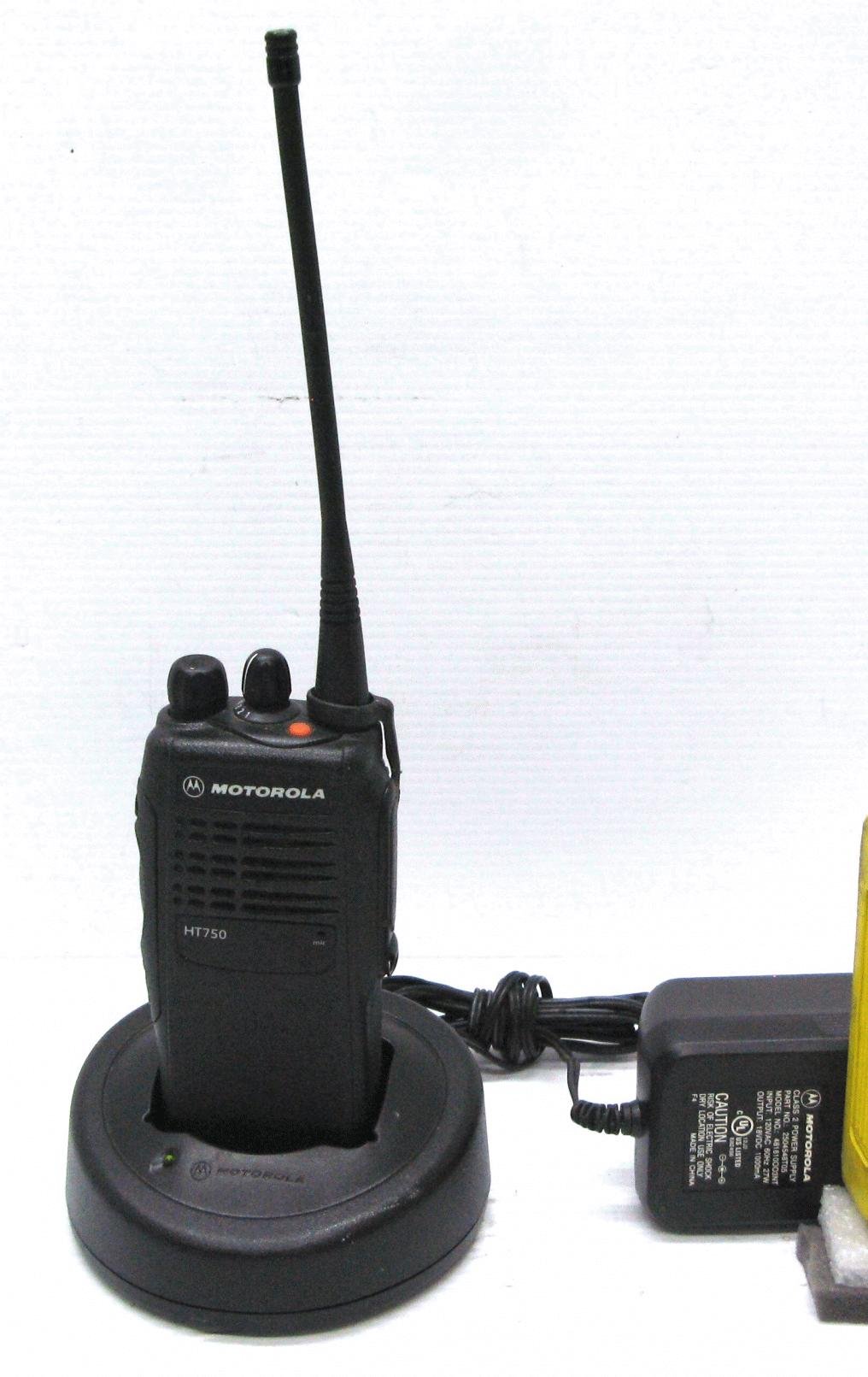 Motorola Ht750 VHF 4ch Two Way Radio - Aah25kdc9aa2an