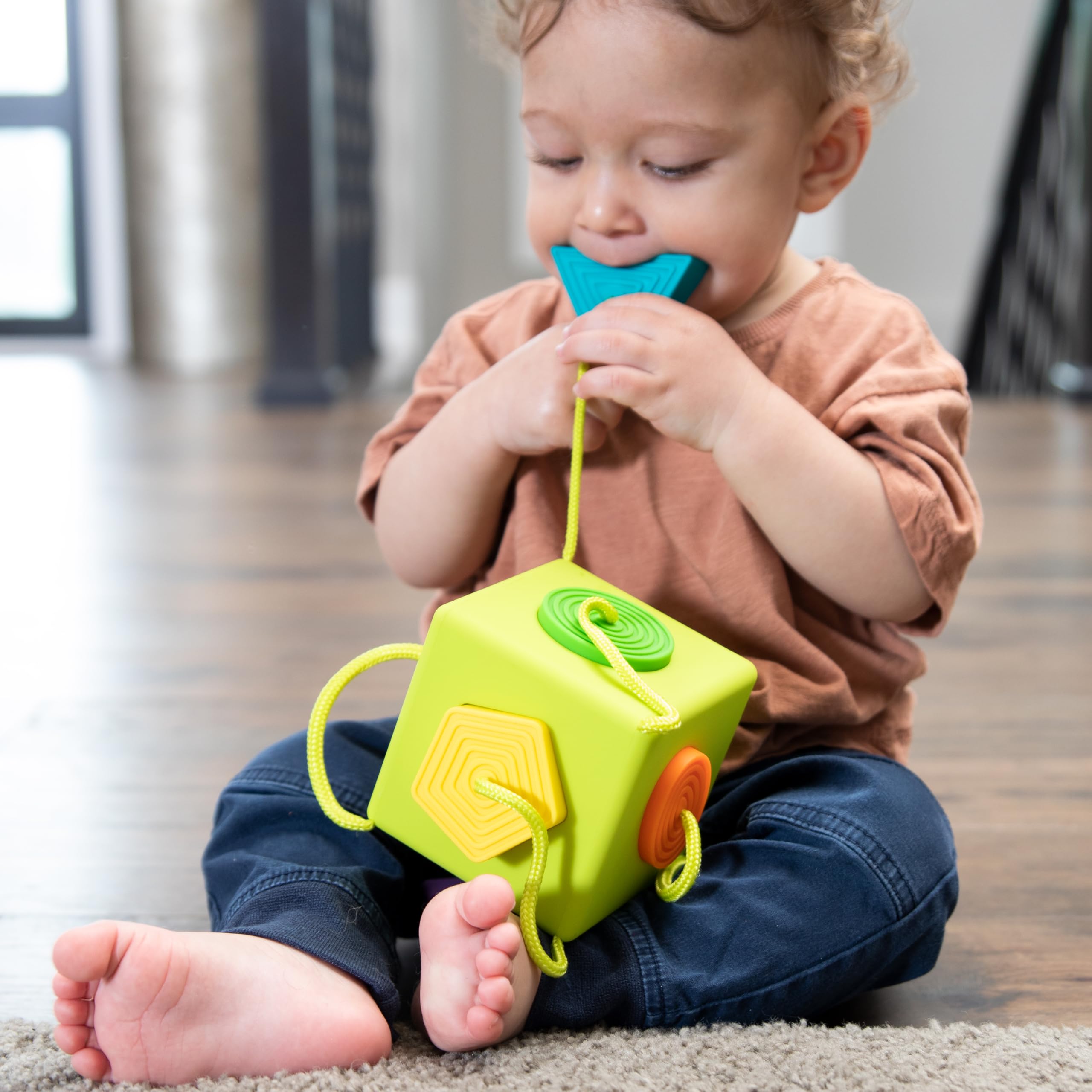 Fat Brain Toys OombeeCube - Travel-Friendly Shape-Sorter for Babies & Toddlers