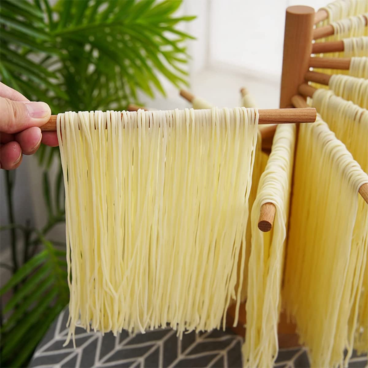 DlbvFoy Collapsible Pasta Drying Rack, Wooden Spaghetti Stand Dryer with 16 Suspension Rods Homemade Fresh Noodle Hanger, Noodle Drying Rack Easy Storage and Quick Set-Up Hanging Rack