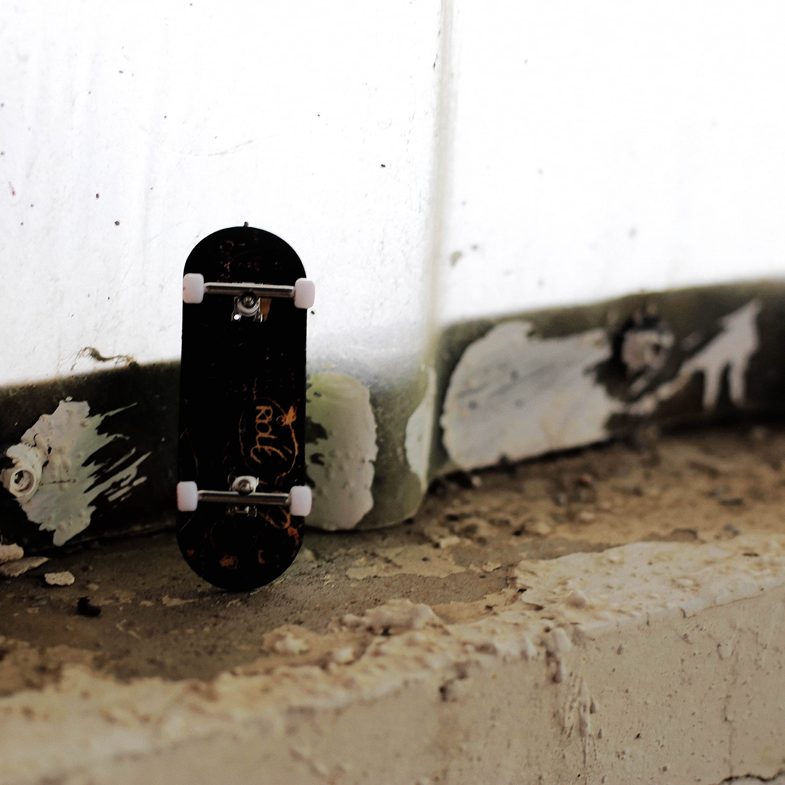 NOAHWOOD Crown LOGO Wheels iii White (ABEC-5 Bearing) + (Gift Prince Trucks) (Gift 34mm Silvery Hanger + Black Baseplate)